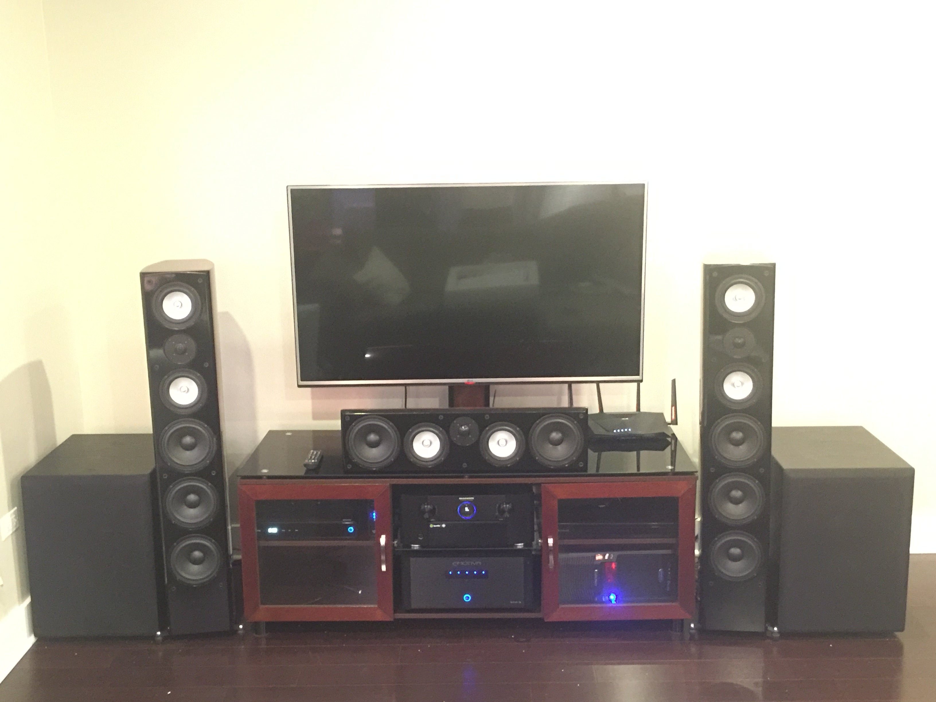 My apartment listening setup | Scrolller