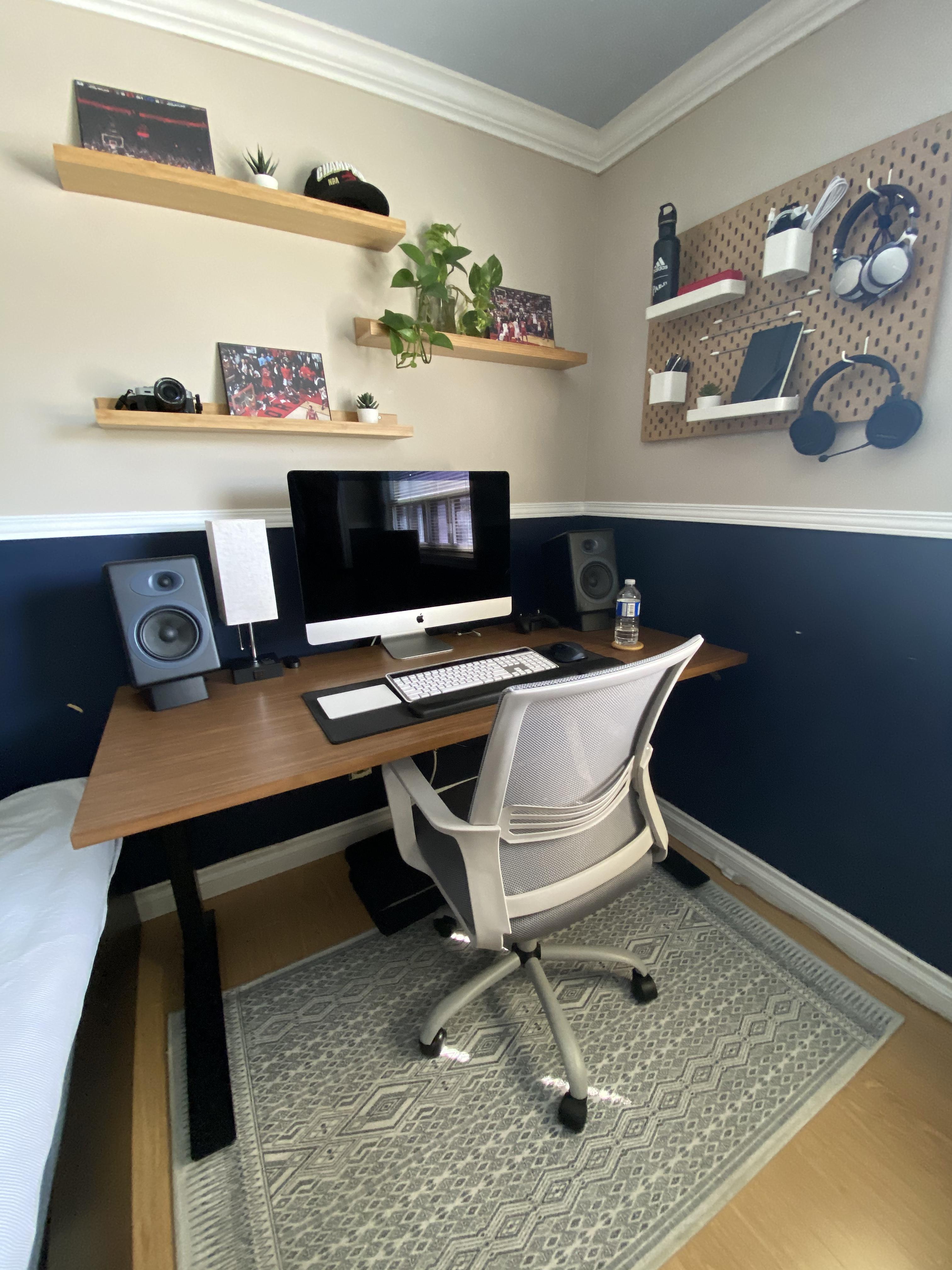 My Bedroom Corner Sit/Stand Desk Setup | Scrolller