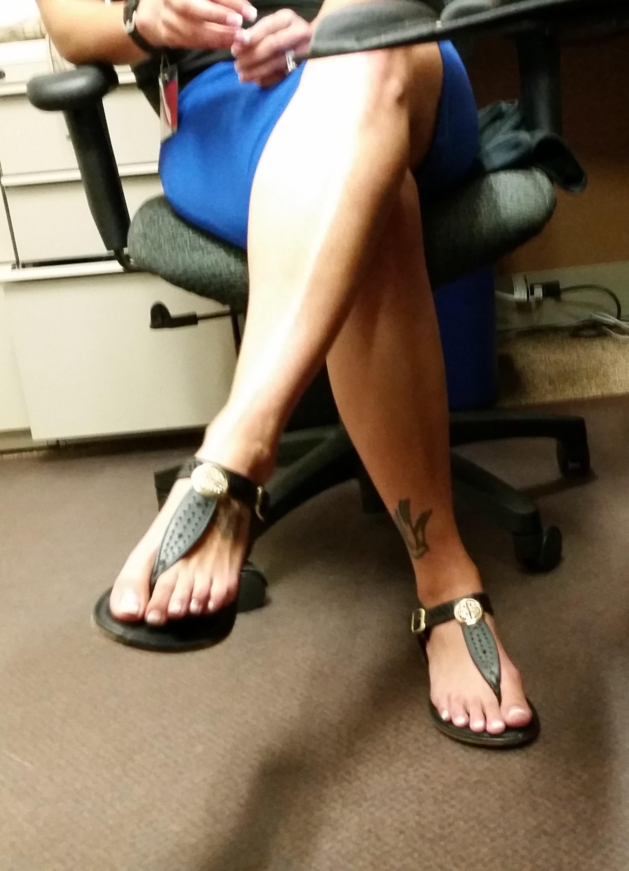 My coworker tells me her problems | Scrolller