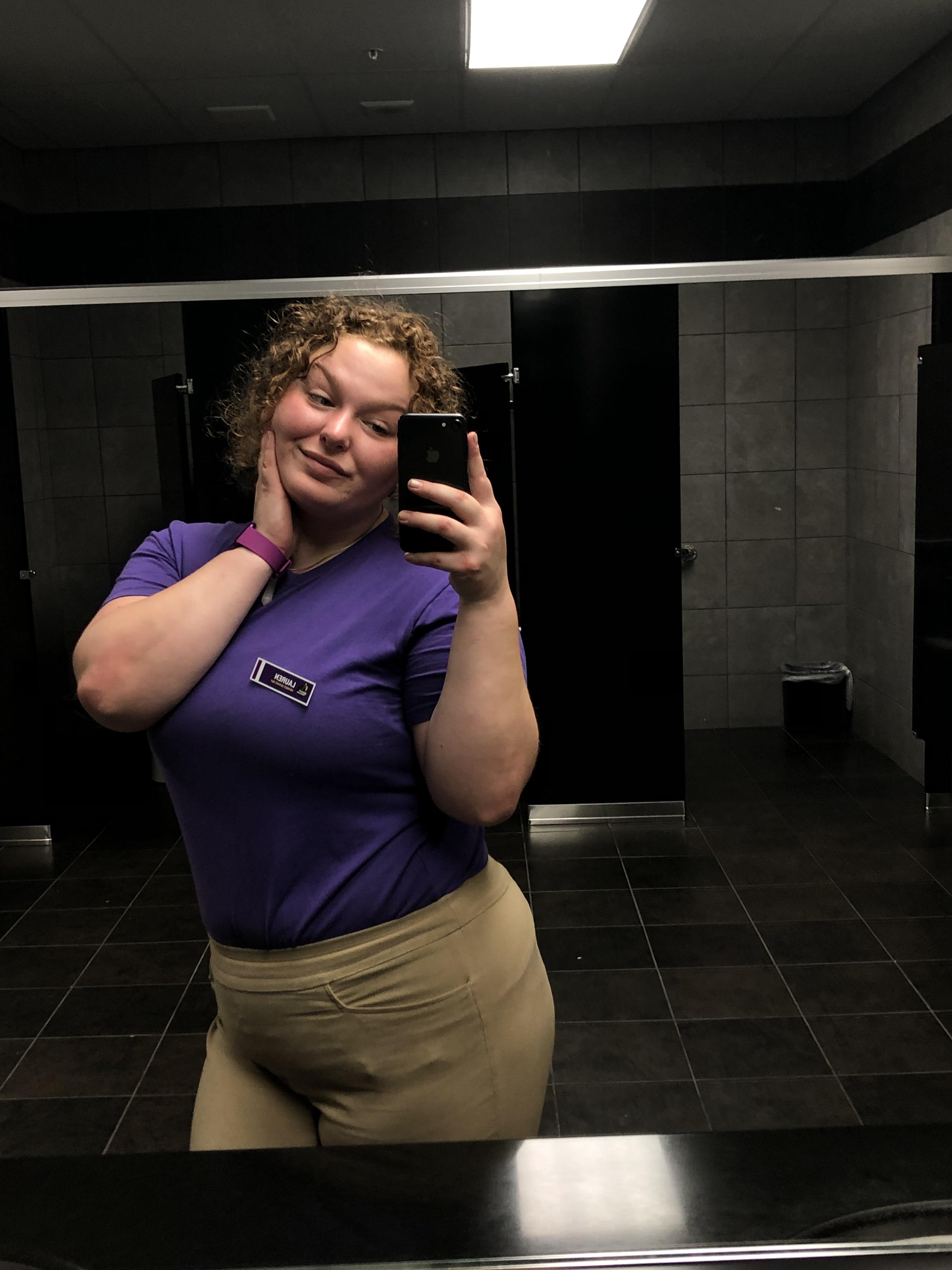 My daily at-work selfie {19 F} | Scrolller