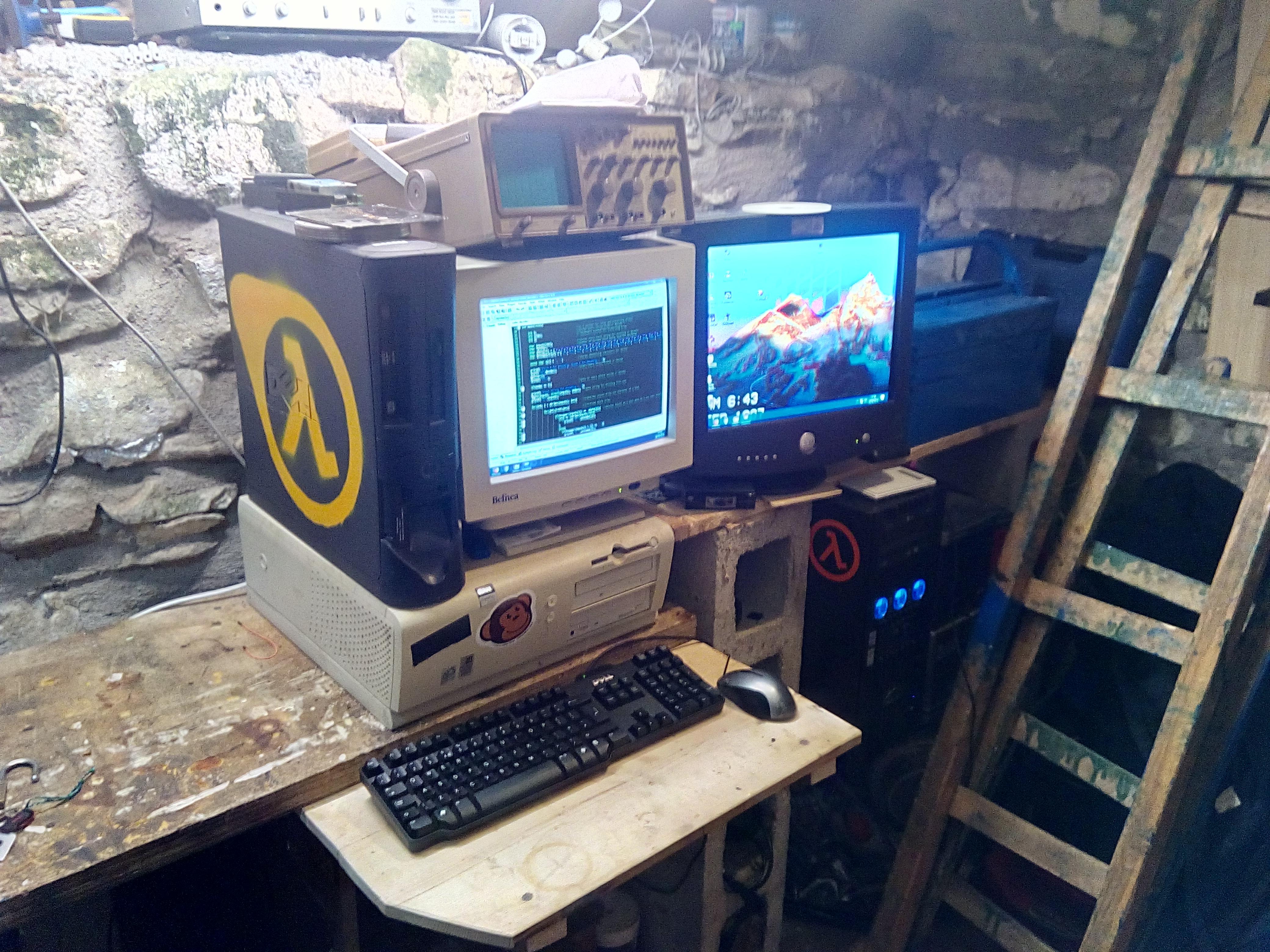 My daily workstation | Scrolller