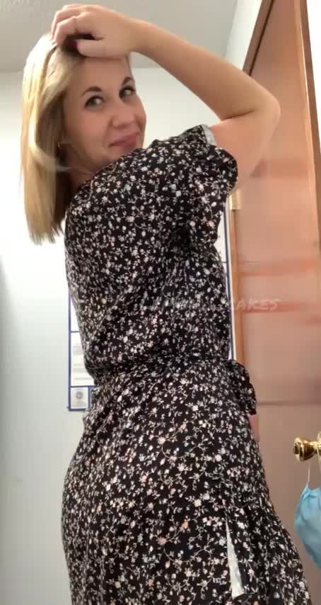 Hiding some stuff under my dress😊 | Scrolller