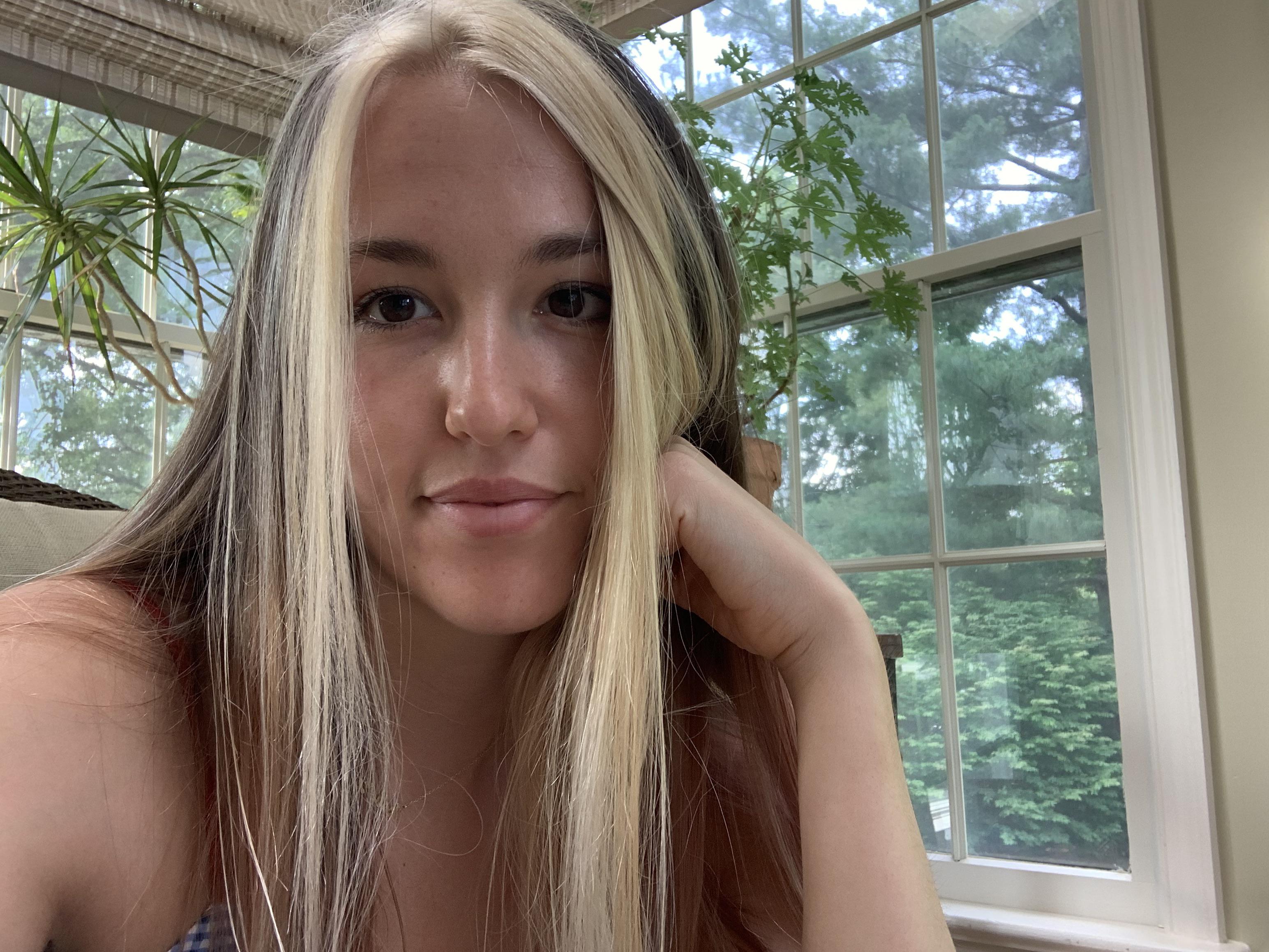 My eyes looking extra big here 😺 | Scrolller