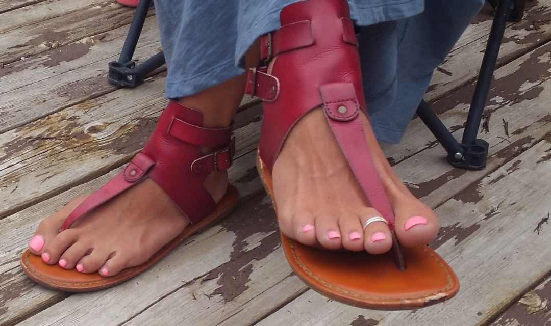 My favorite pair of thong sandals from last summer. Let me know if you like them? | Scrolller