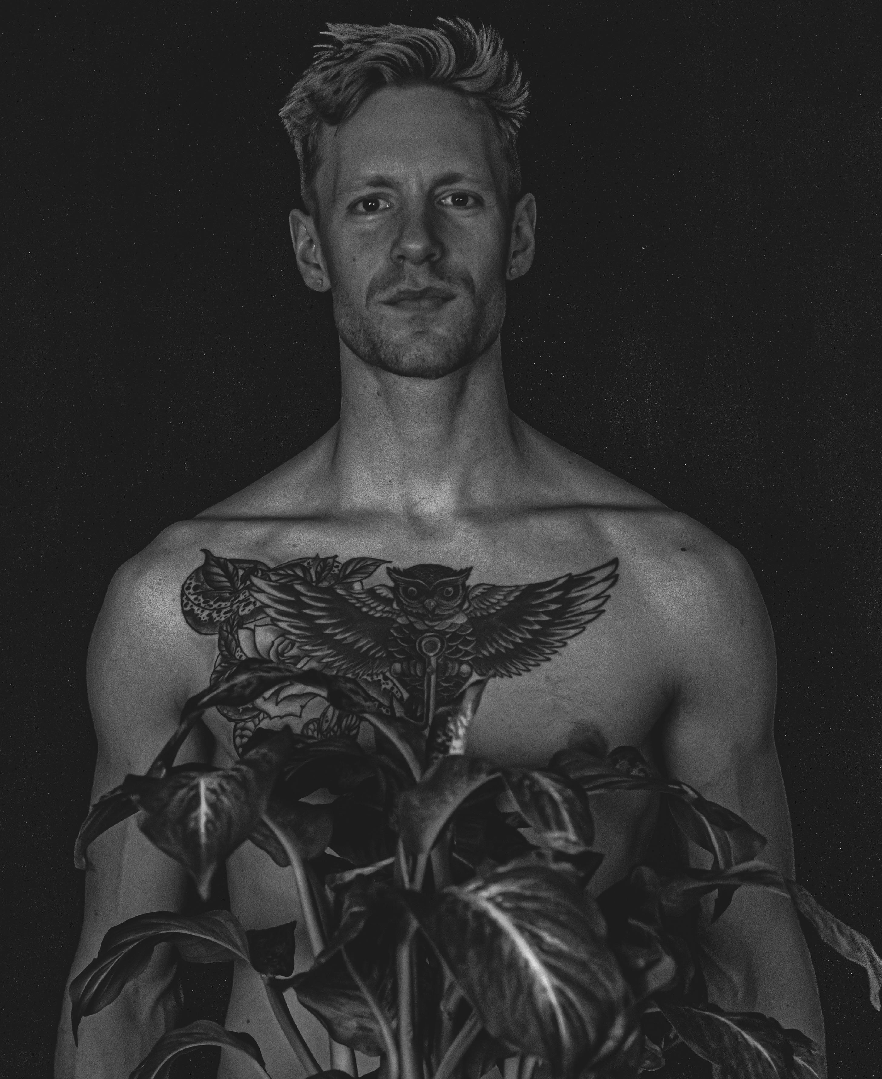 My favourite feature on my body is my neck and collarbones. | Scrolller