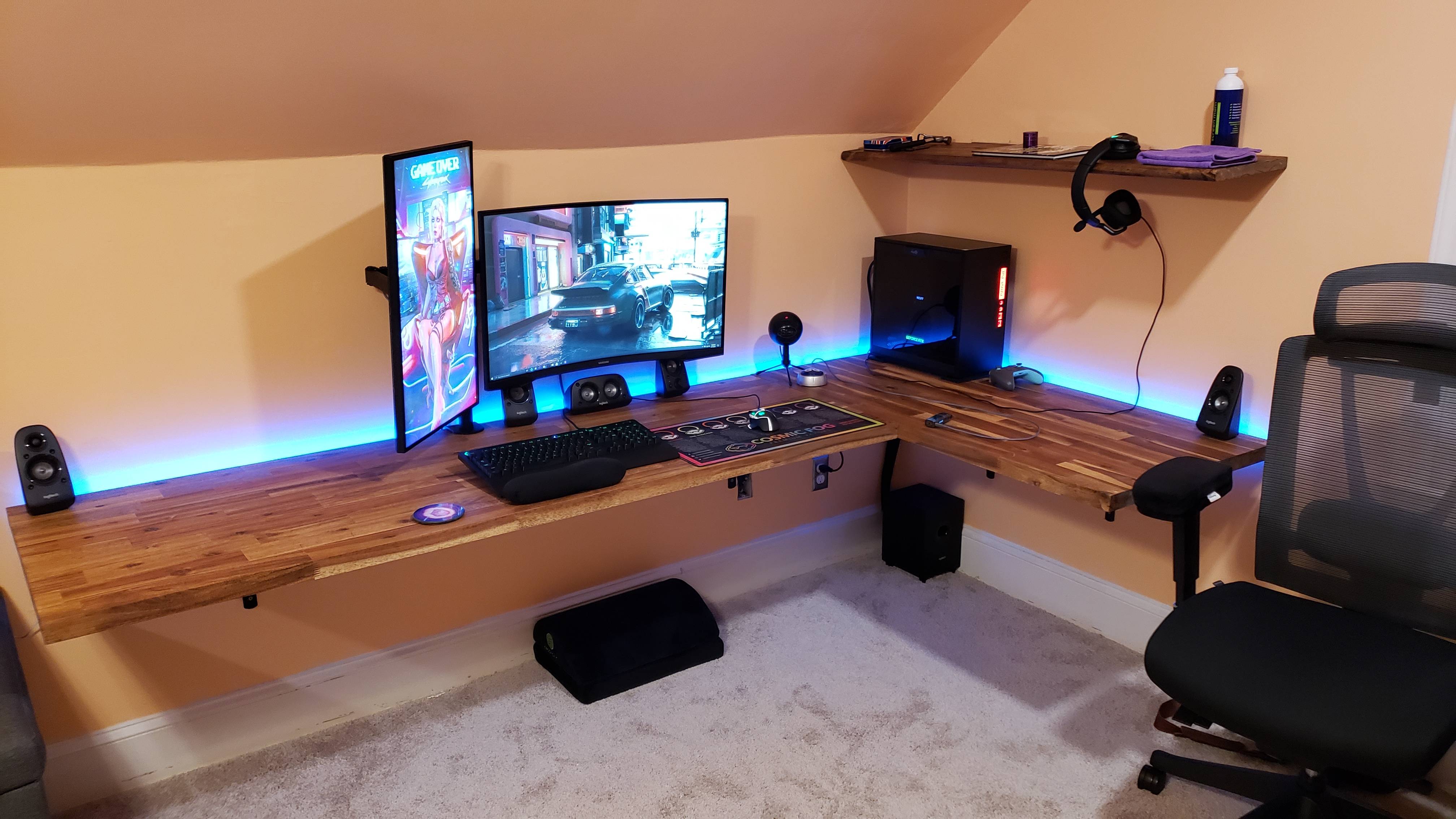 My finished battlestation | Scrolller