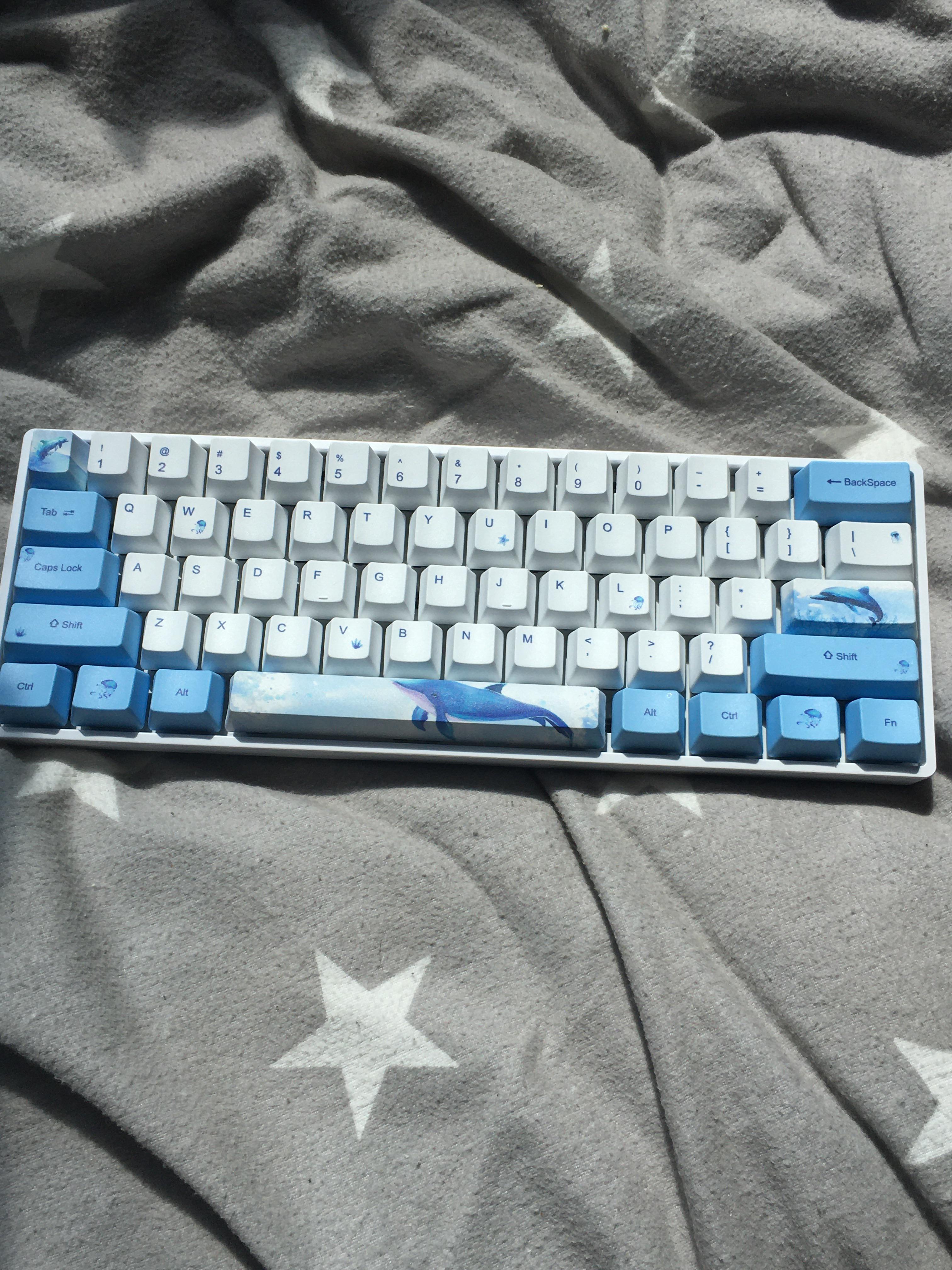 My first Custom keeb. Sk61 with gateron yellows | Scrolller