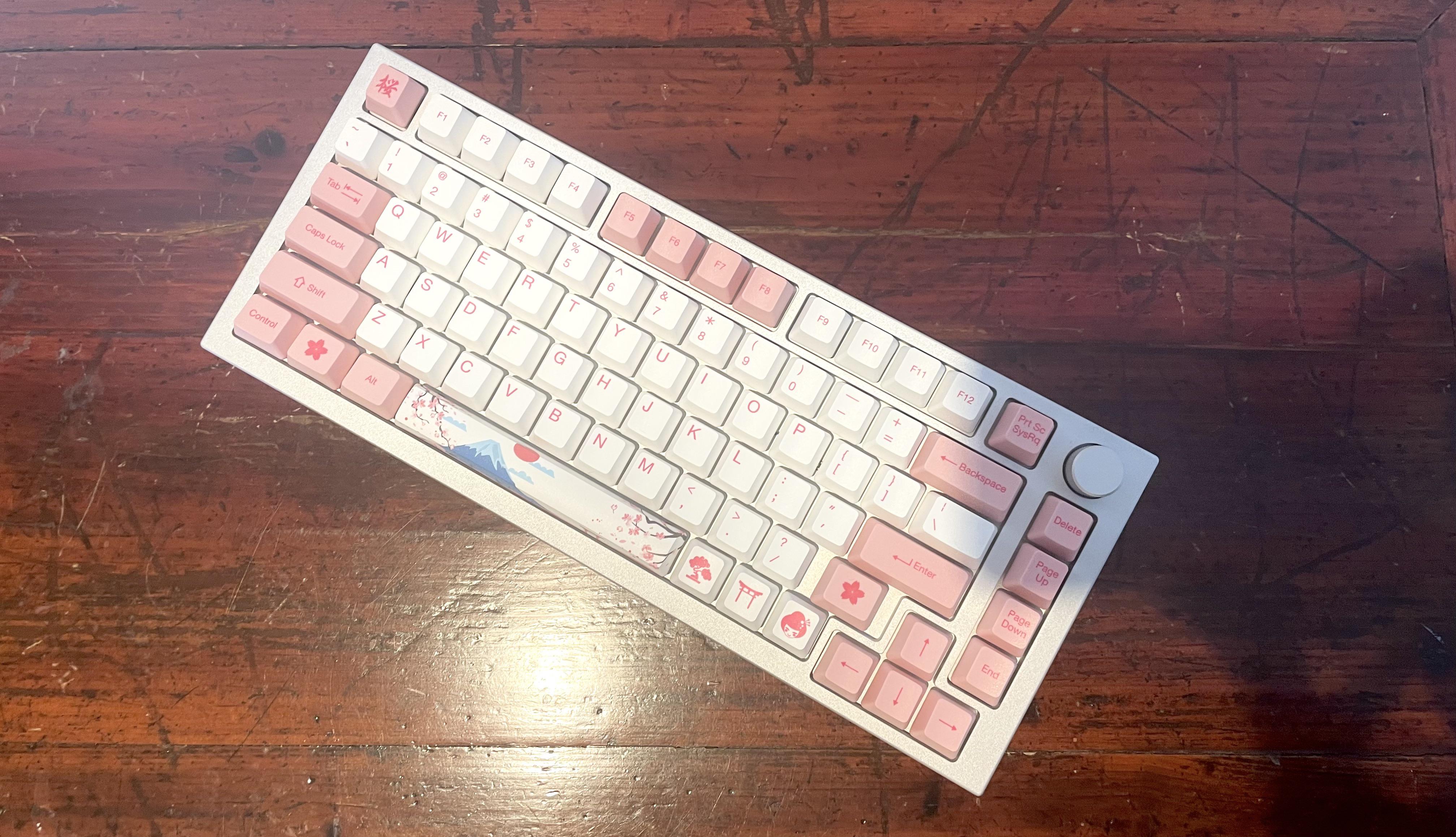 My first custom keyboard build | Scrolller