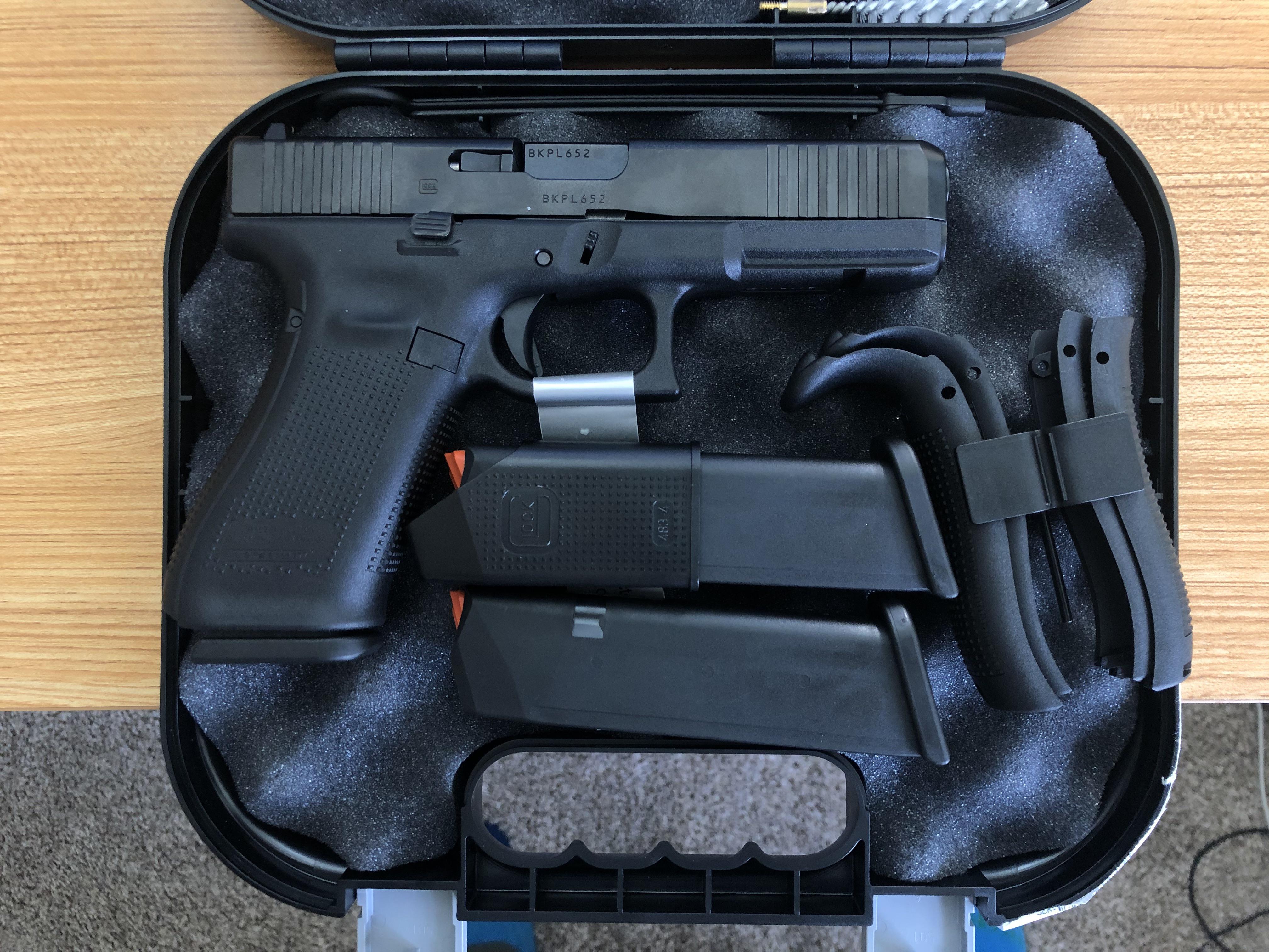 My first firearm, just picked it up today: Glock 17 Gen 5 FS | Scrolller