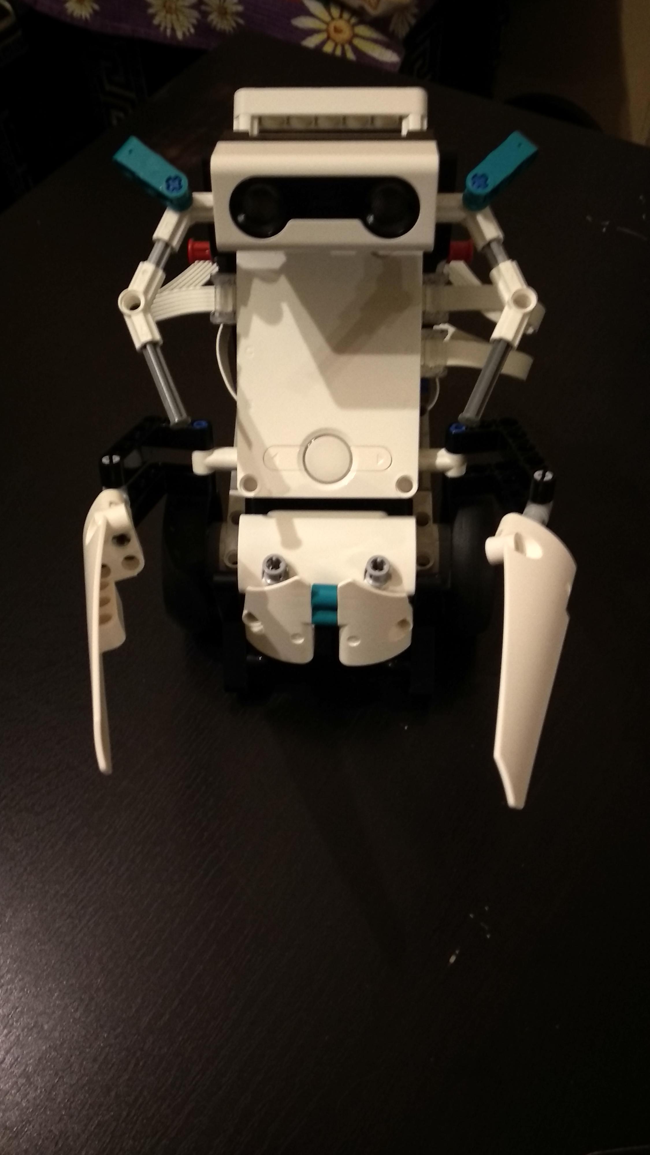 My first kinda MOC: CentiBot! 😁 | Scrolller