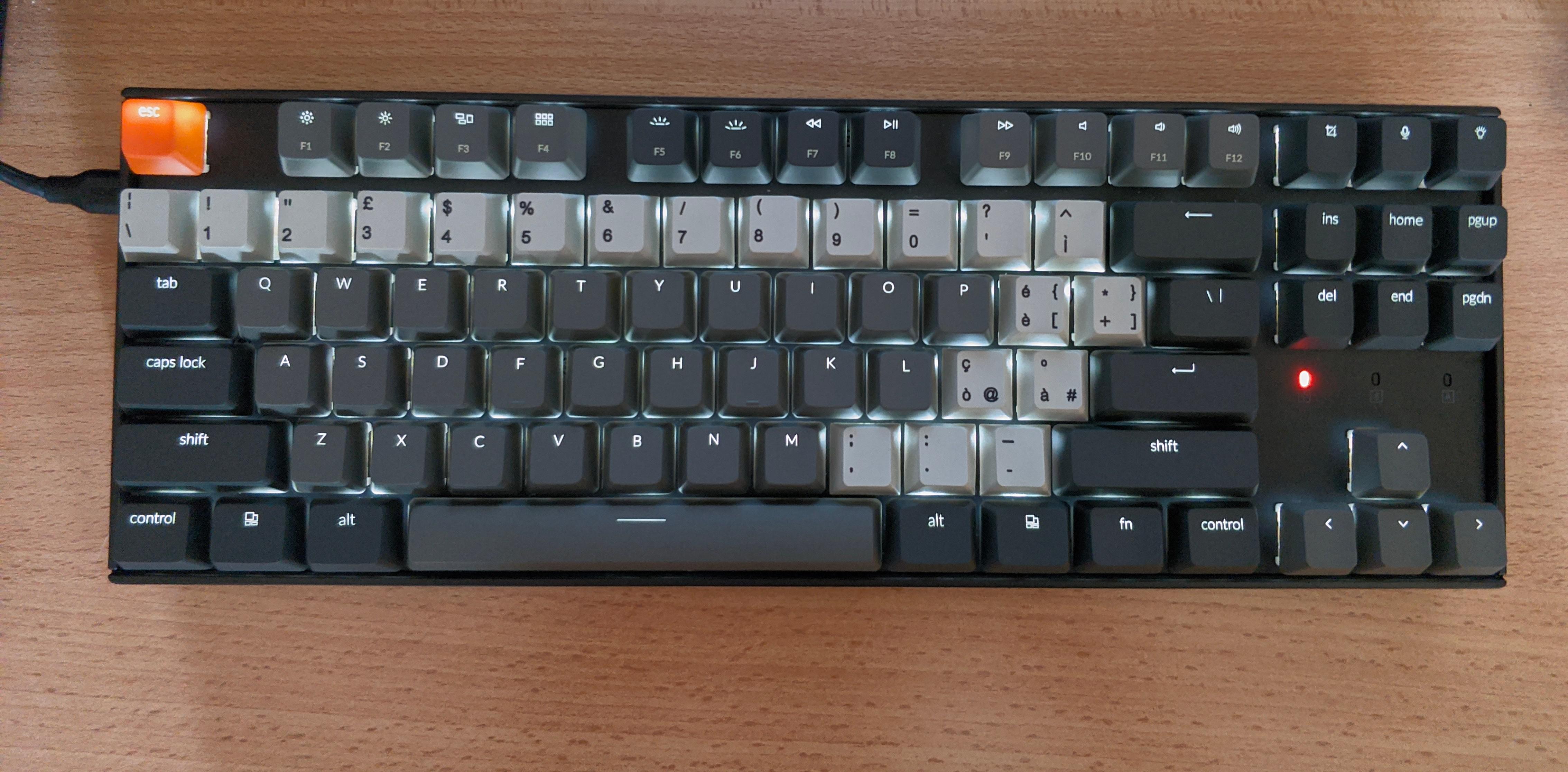 My first mechanical keyboard, modified for the Italian layout | Scrolller
