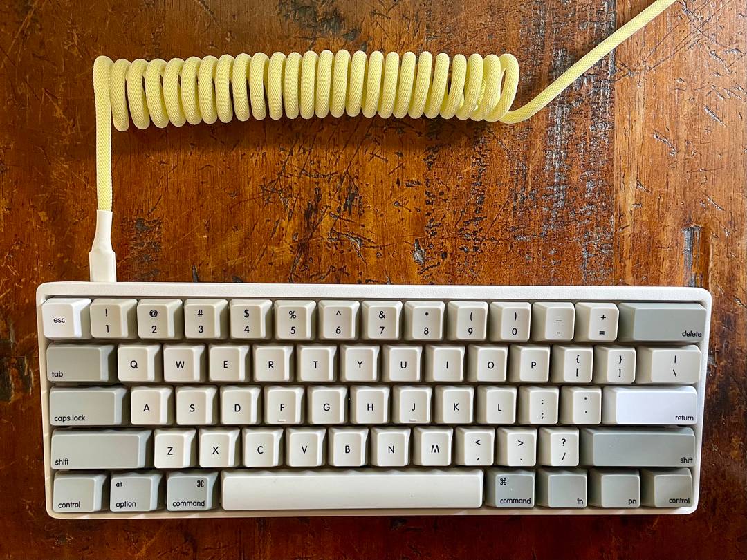 My first mechanical keyboard with custom cable built with Mechi Cables diy kit! | Scrolller