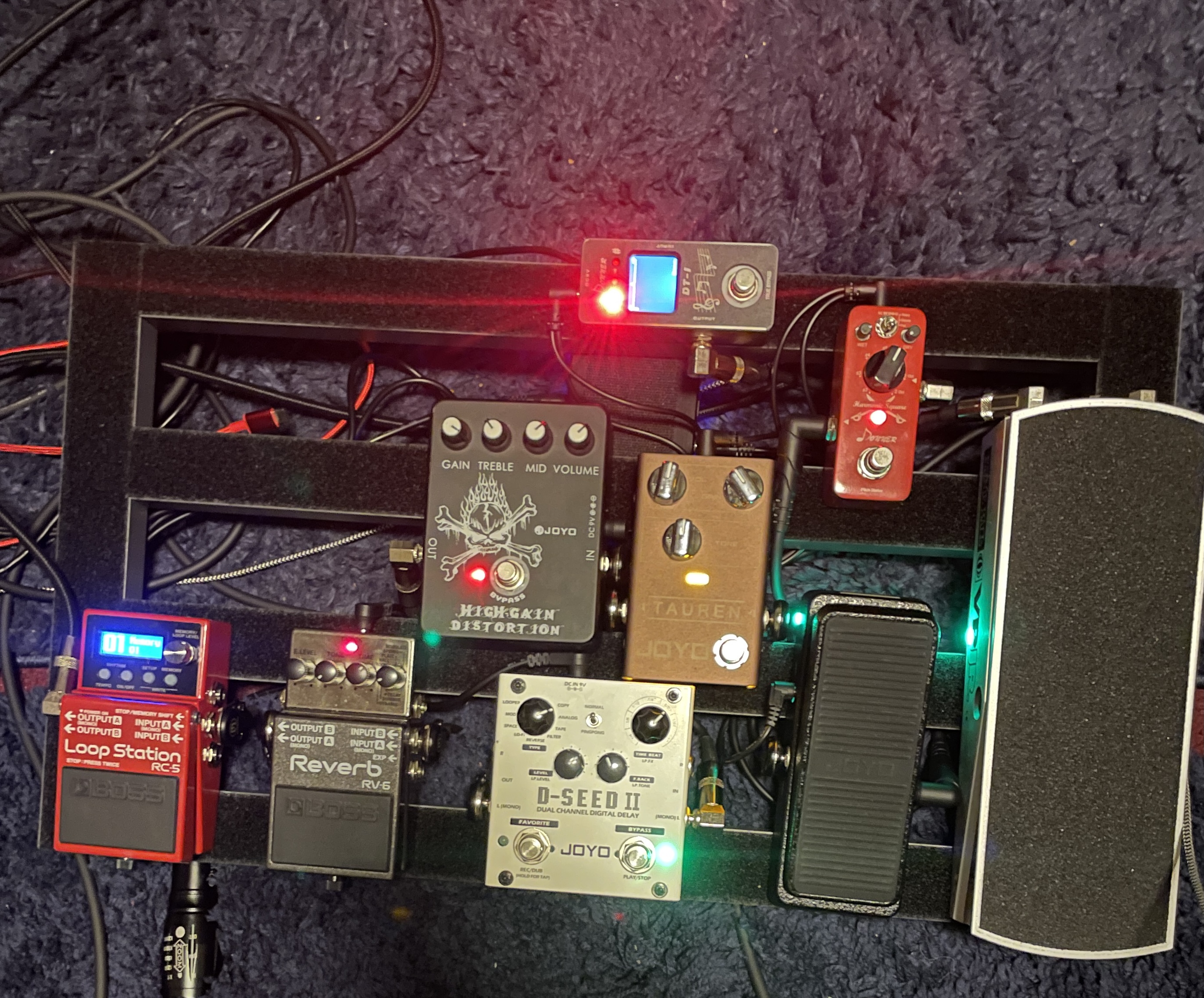 My first (mostly cheap) pedal board | Scrolller