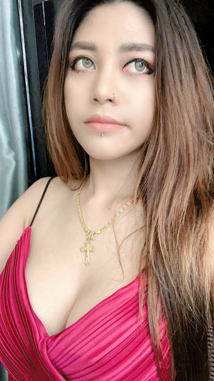 My first post here. Do you like it? [F] | Scrolller