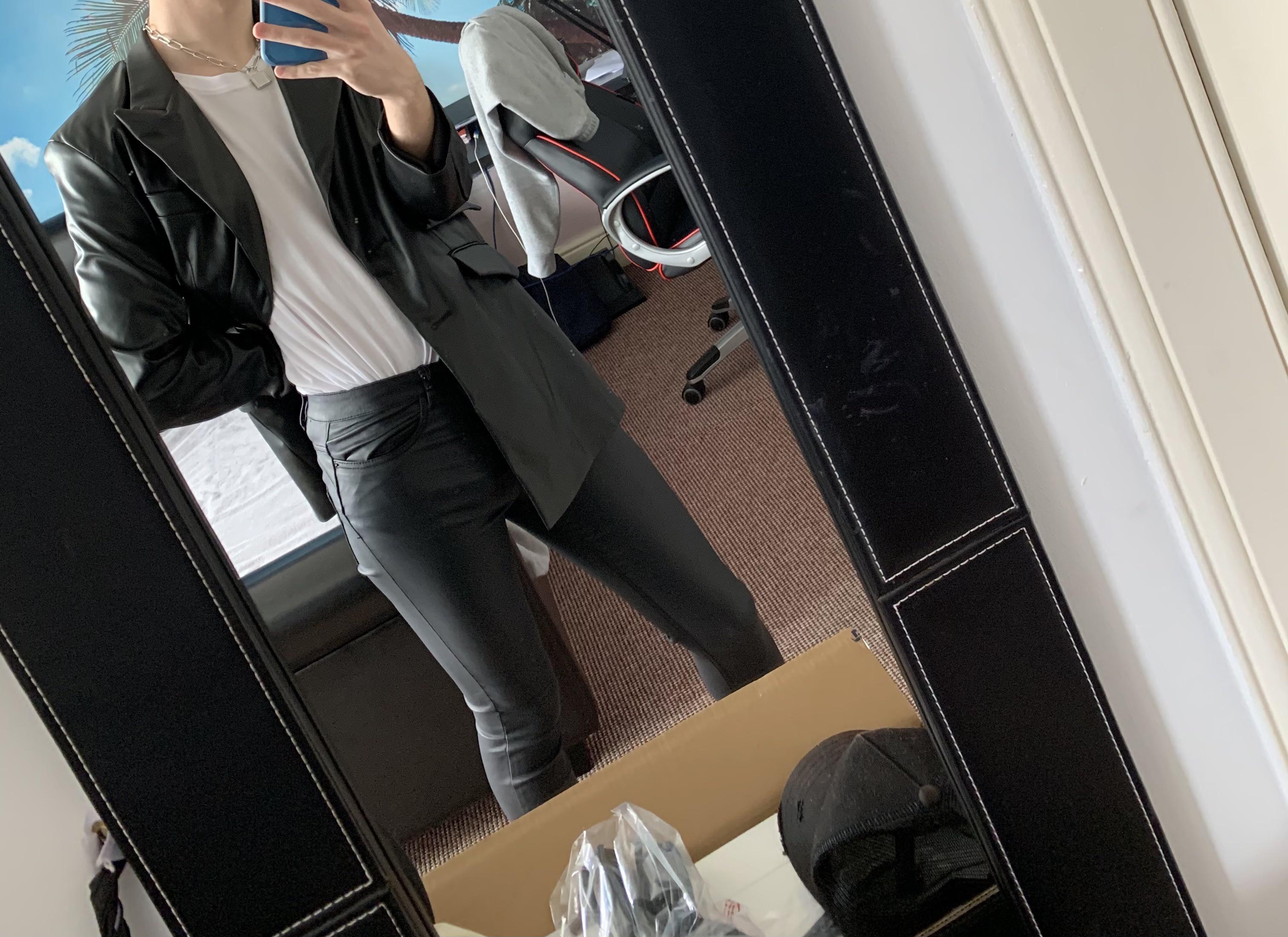 My first time buying a femme outfit and my first time posting. Let me know what you all think ...