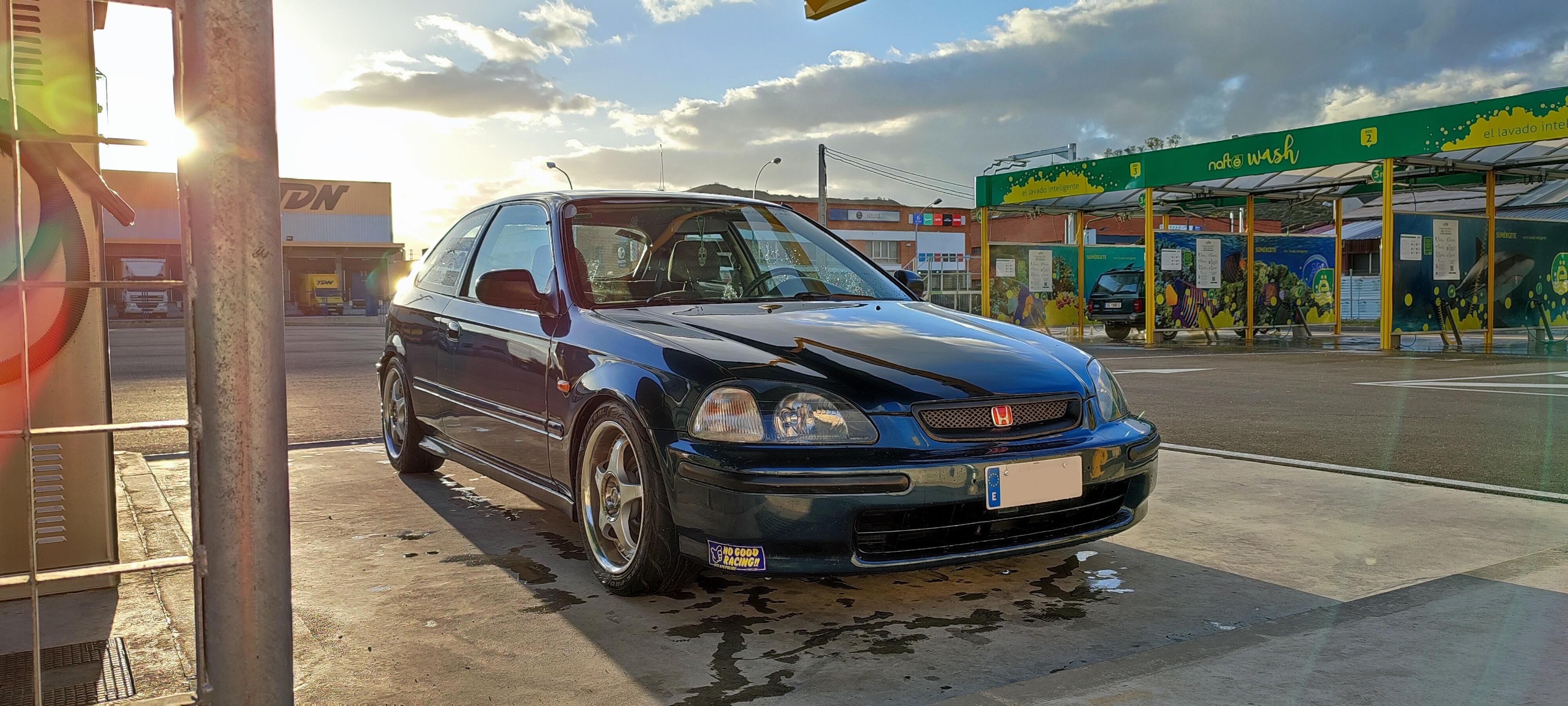 My freshly washed hatch | Scrolller