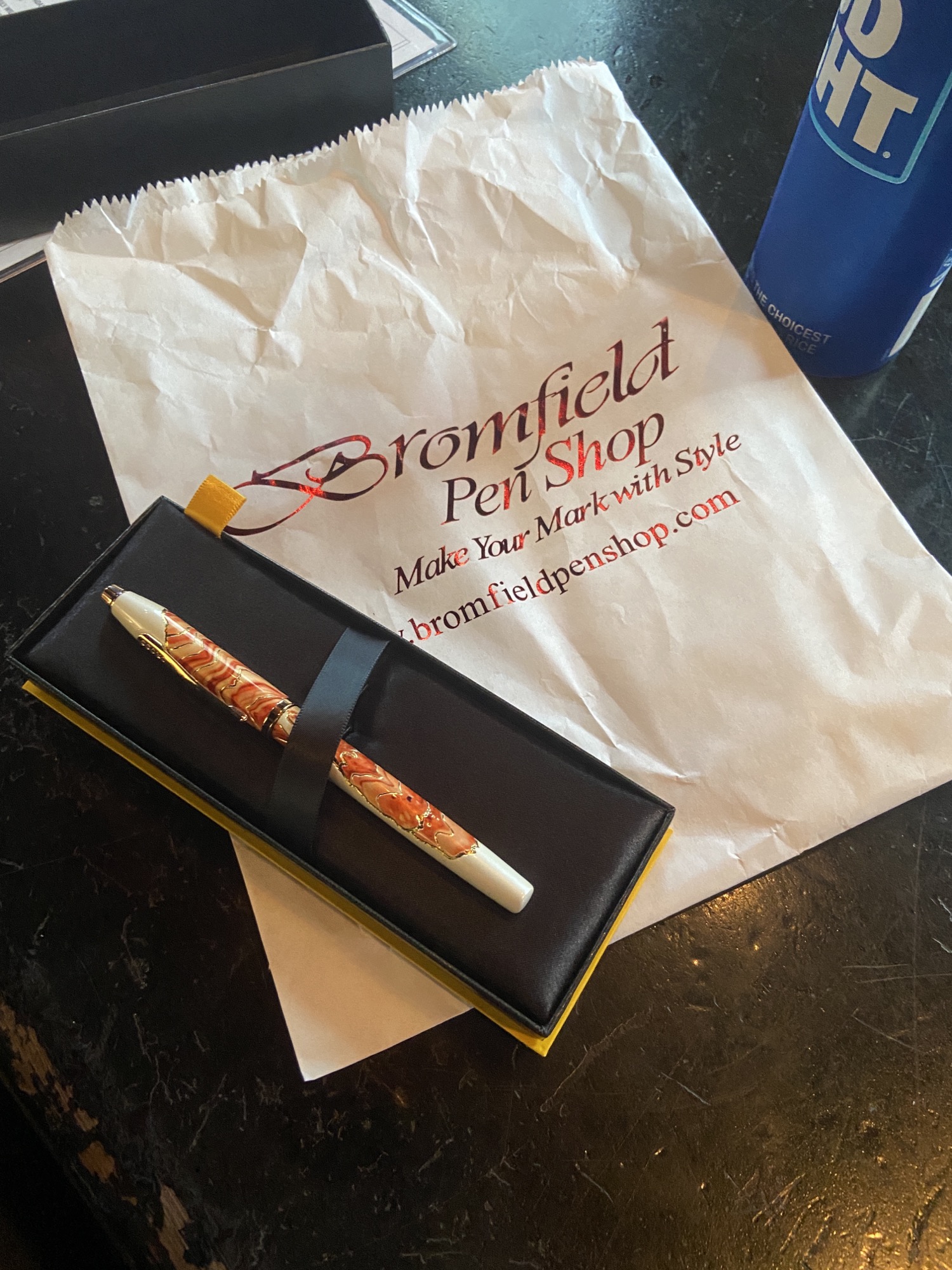 My girlfriend needed a ballpoint for work. So she grabbed this beautiful cross. | Scrolller