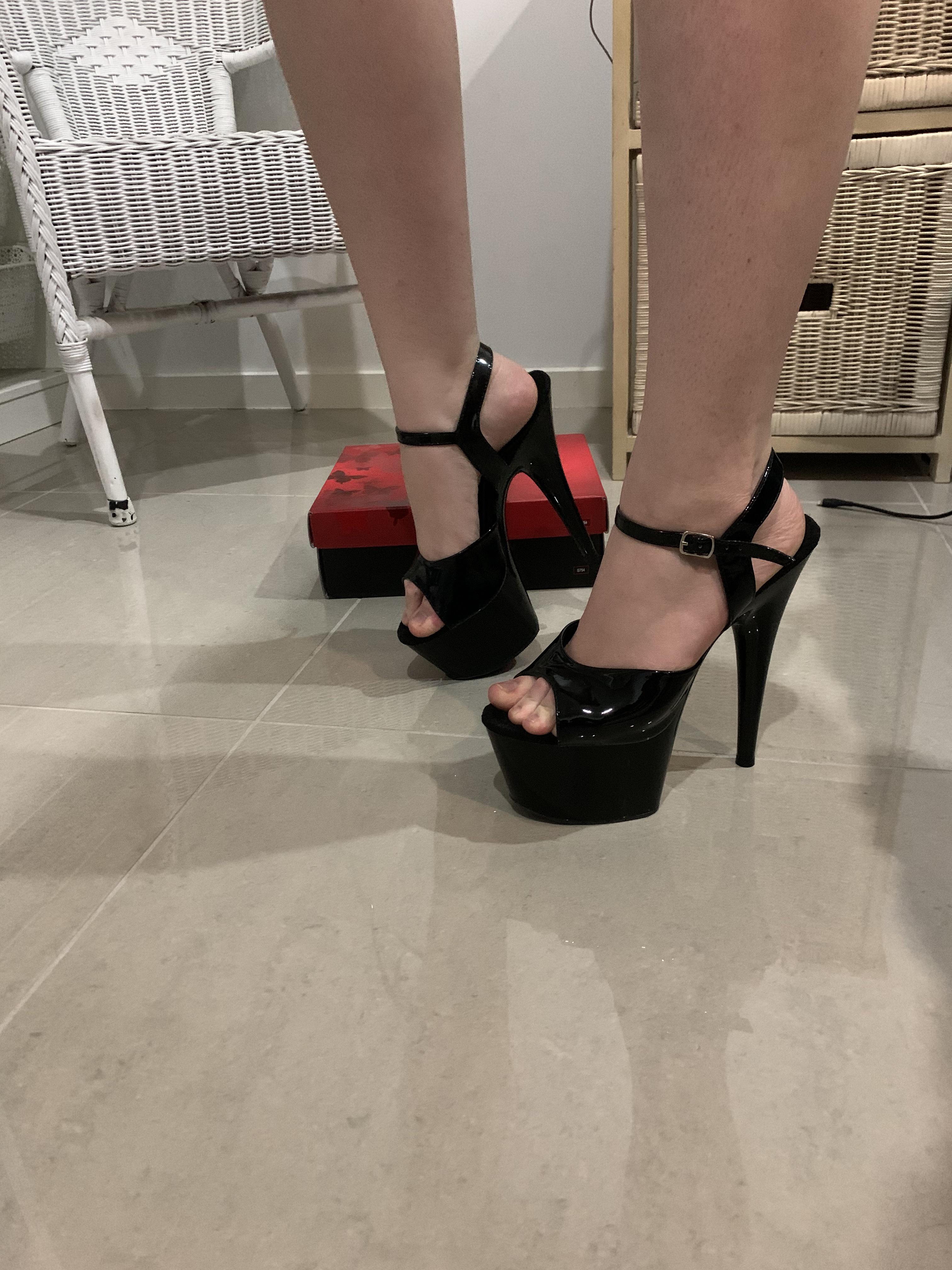 My girlfriends pleasers | Scrolller