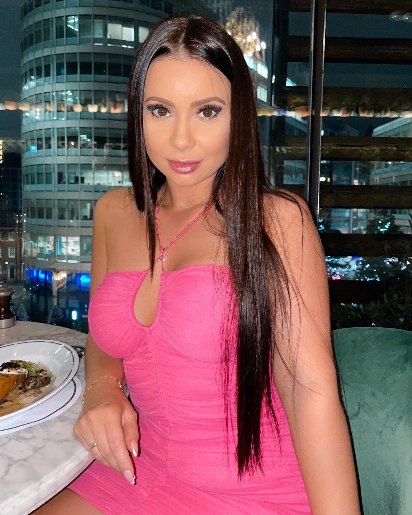 My hazel eyes staring at you ☺️ | Scrolller