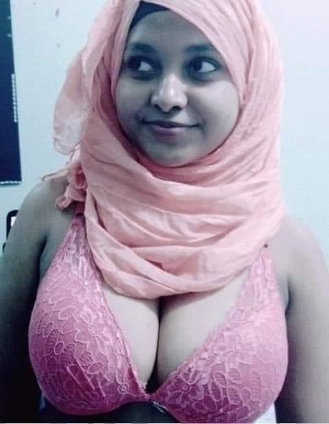 My hijabi muslim slut ready to pray our hindu lord’s dick | Scrolller