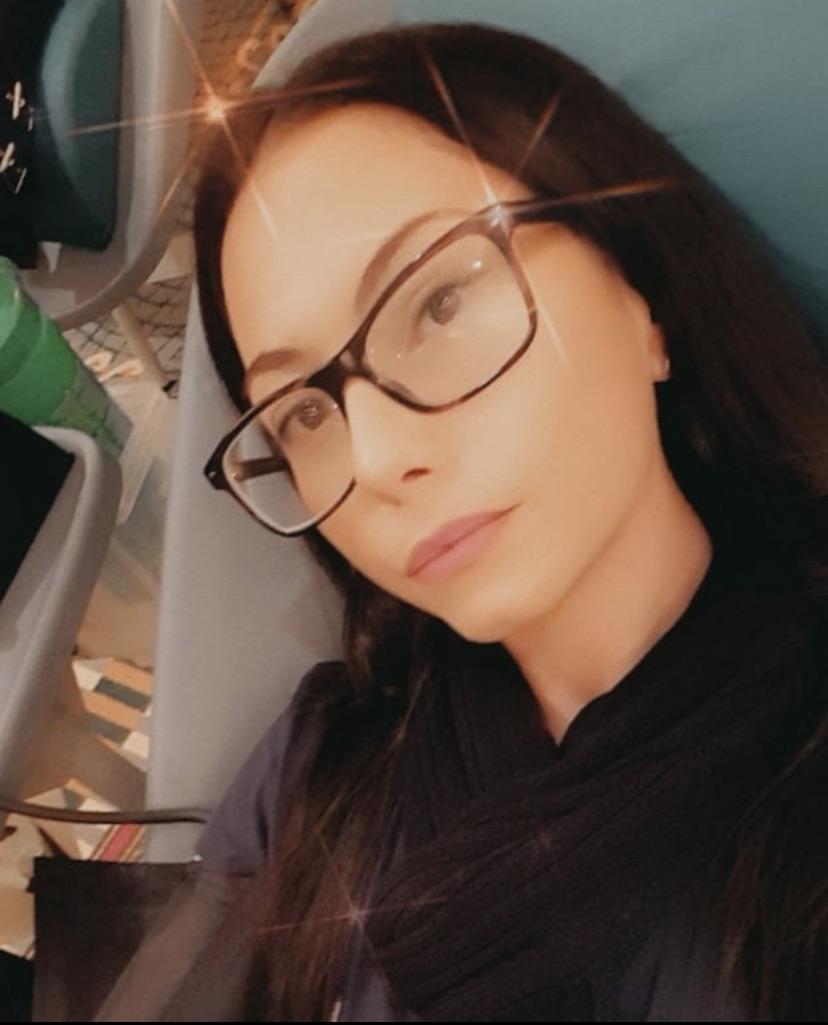 My hot sisters hot friend | Scrolller