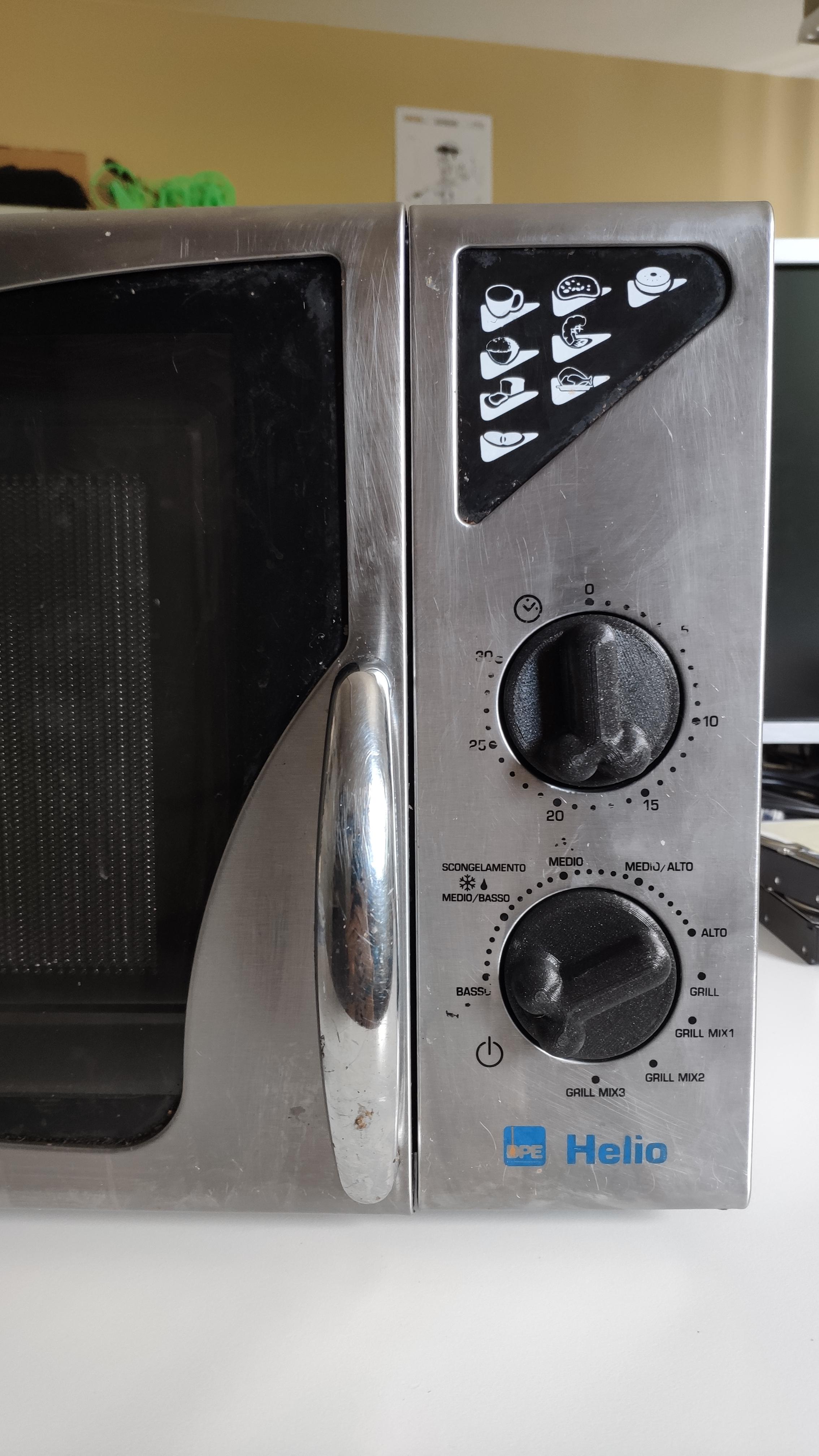 My microwave knobs broke so we designed and 3D printed a new set | Scrolller