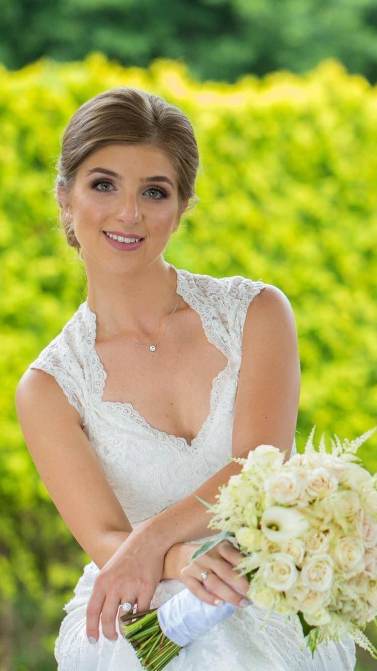 my mom on her wedding | Scrolller