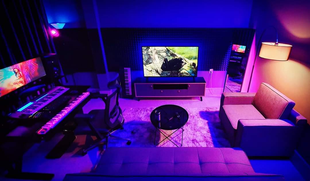 My music/movies/gaming room | Scrolller