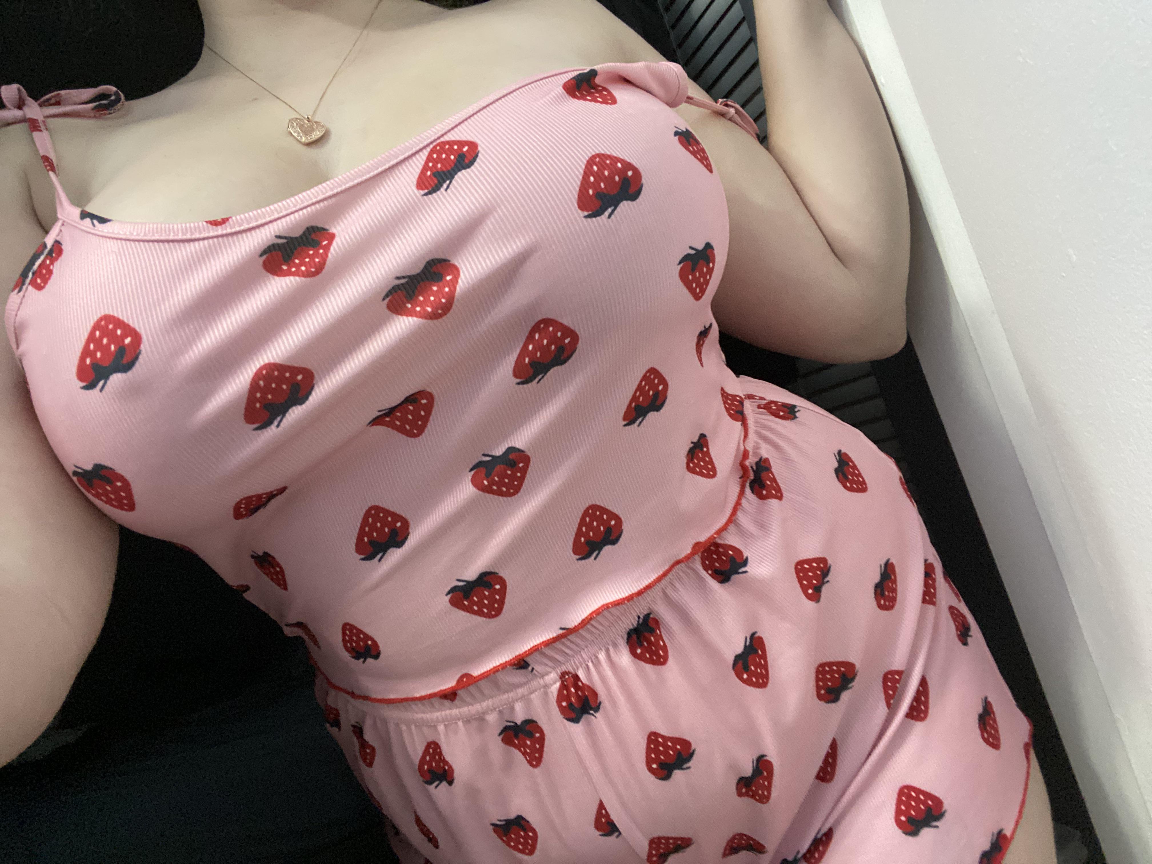 My natural titties in my new pajamas 😳🙈🍓 | Scrolller