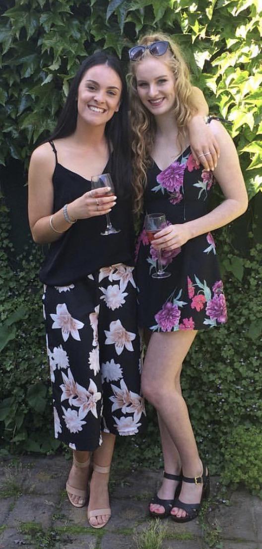 My roommate or her bestie? | Scrolller