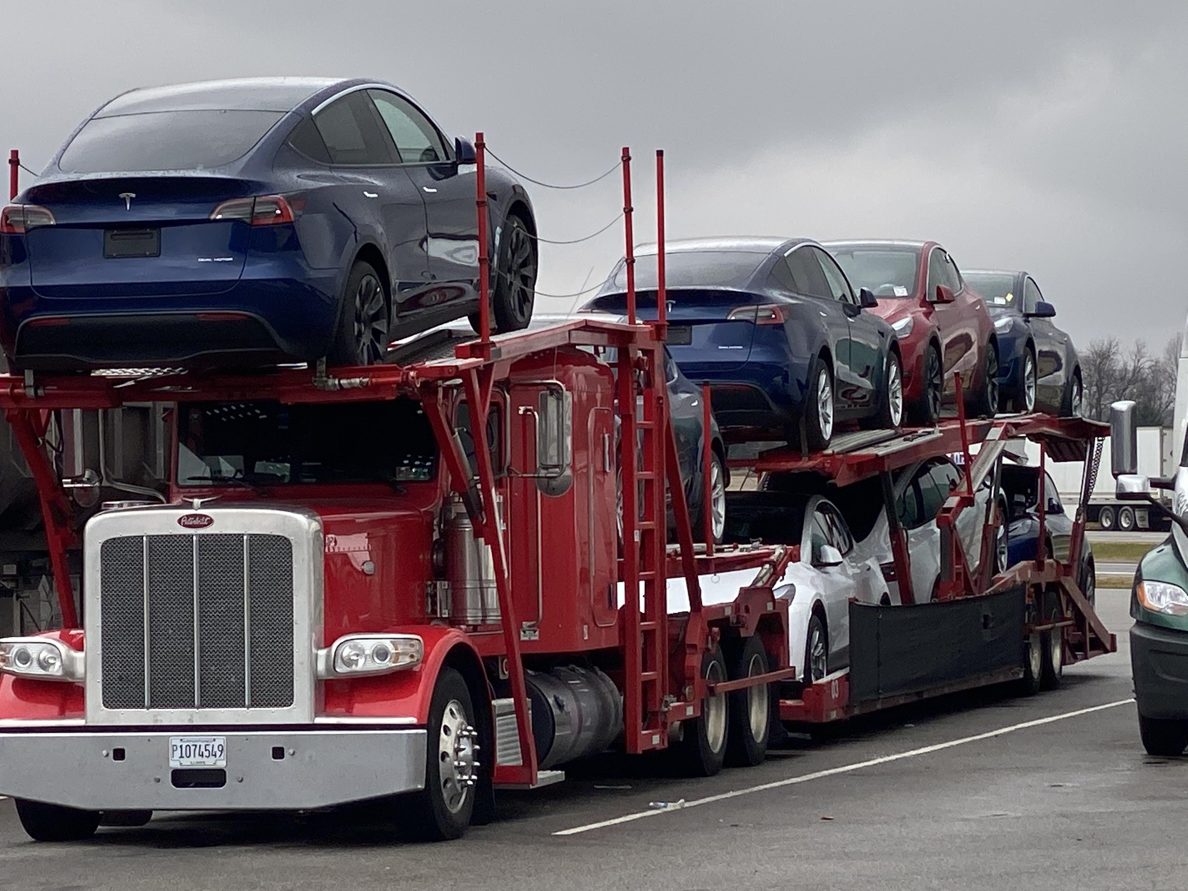 MY’s Heading East, pit stop I 90 Indiana | Scrolller