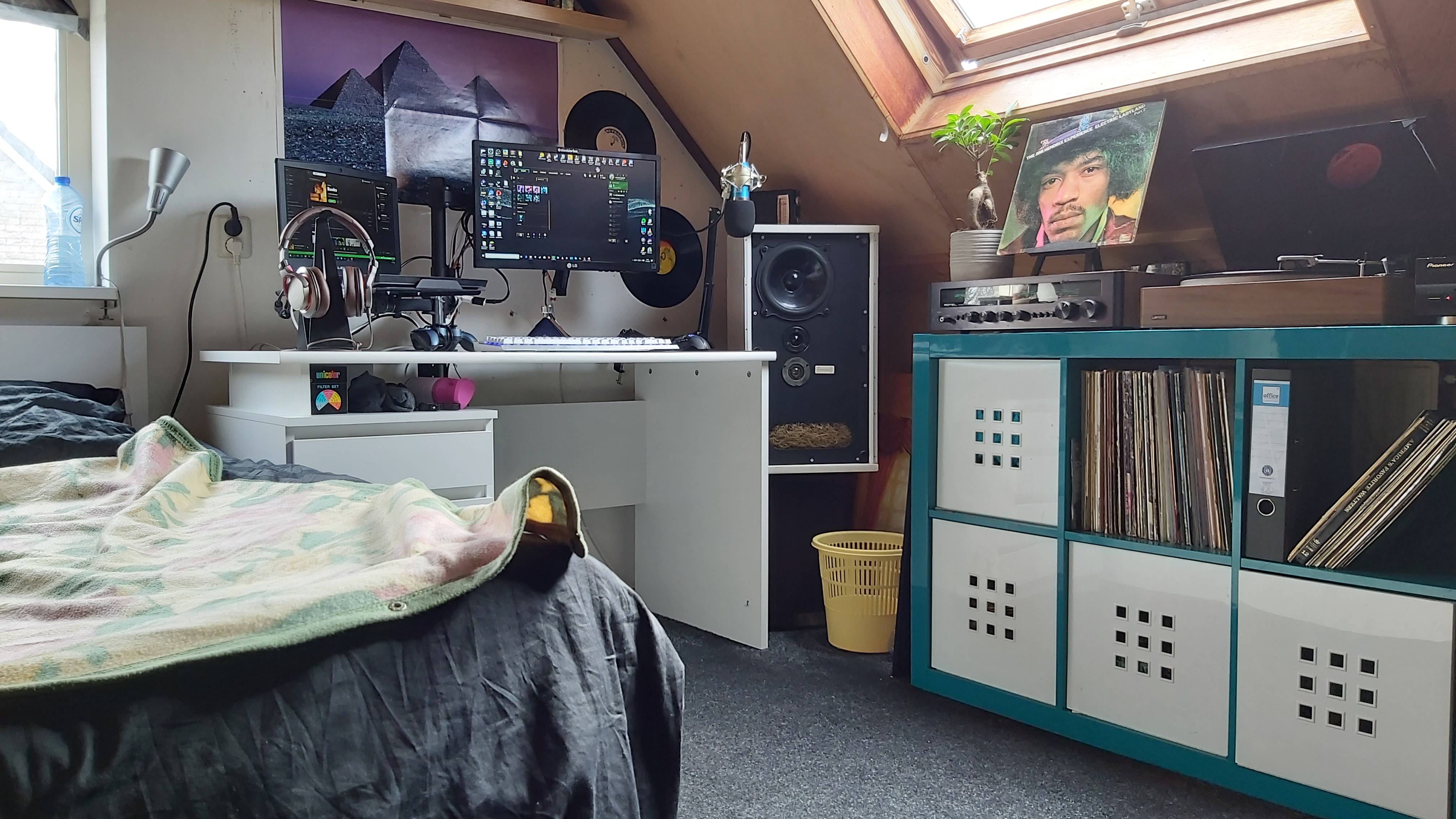 My set up right now | Scrolller