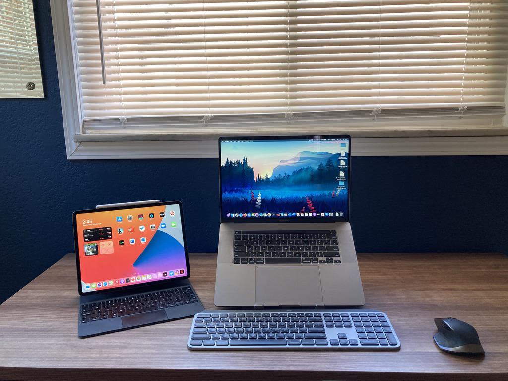 My setup for university | Scrolller