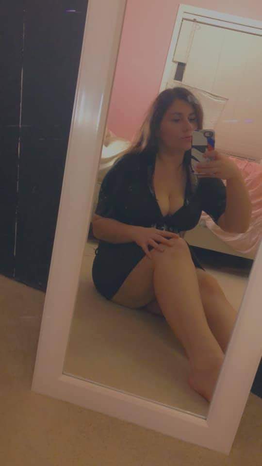 My sister is kinda thicc. | Scrolller