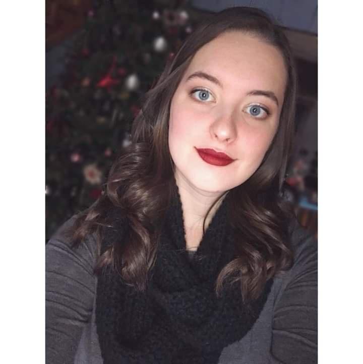 My sister's beautiful gaze | Scrolller