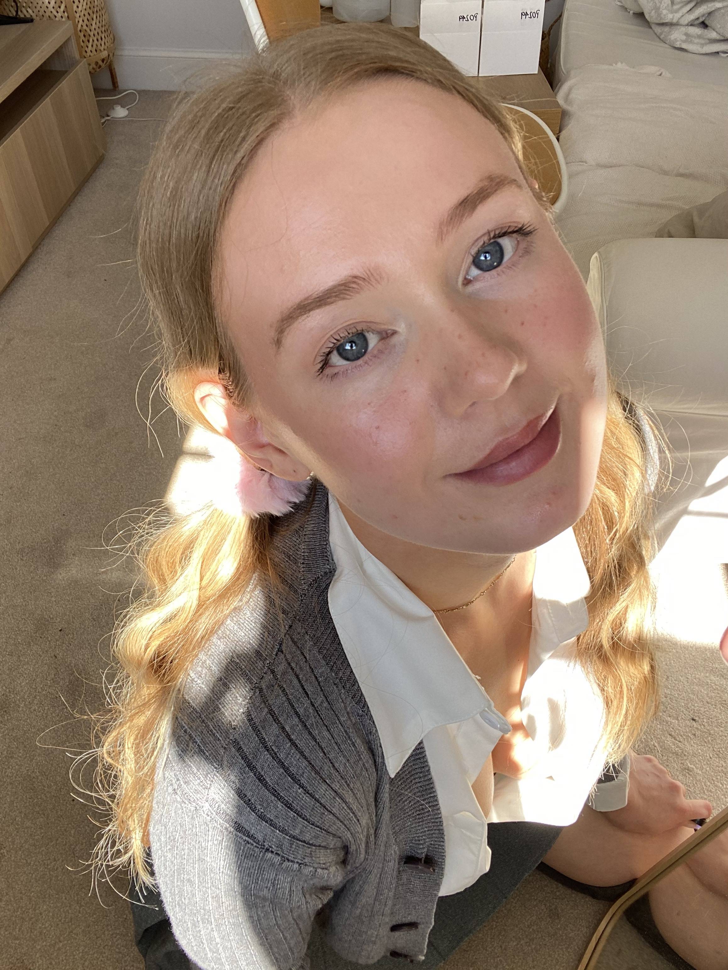 F Over 18 / I like my eyes in this 💕 | Scrolller