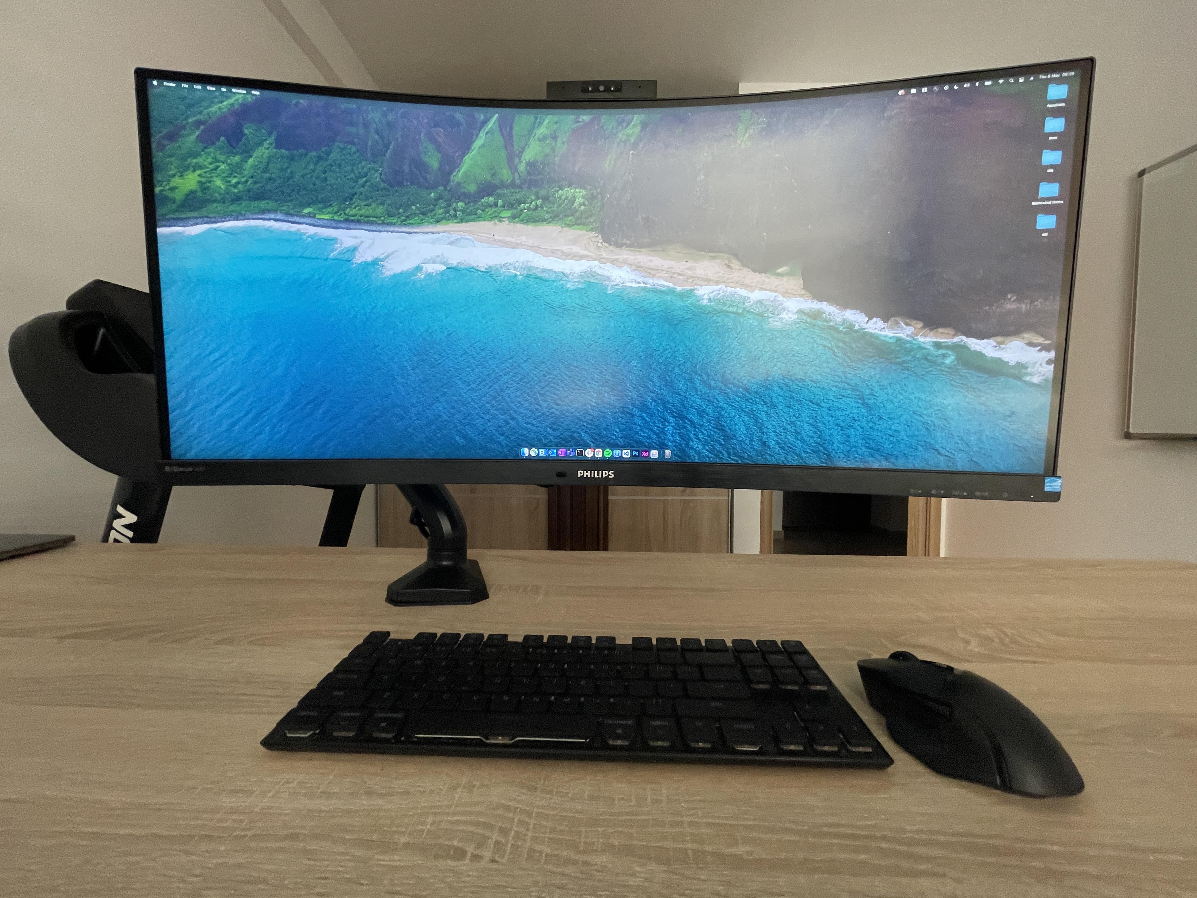 My Ultrawide Setup with No Cables in Sight | Scrolller