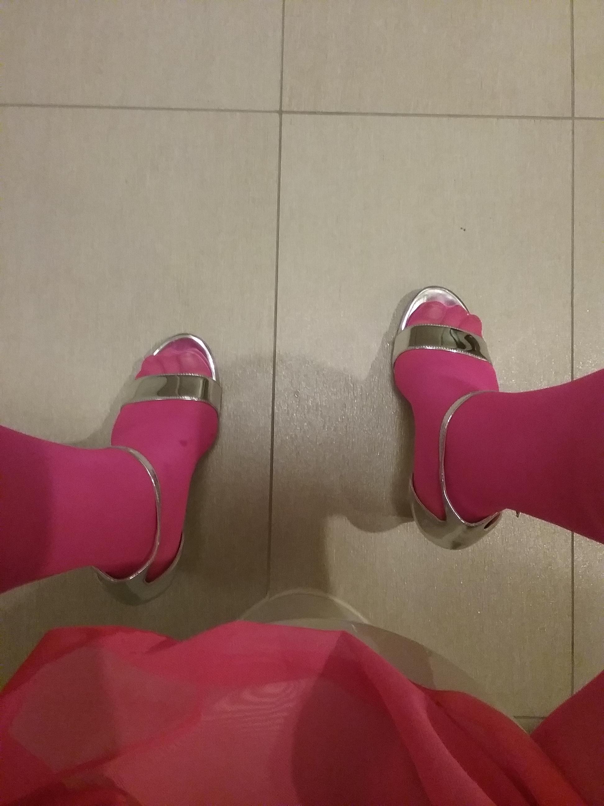 My view when I pee | Scrolller