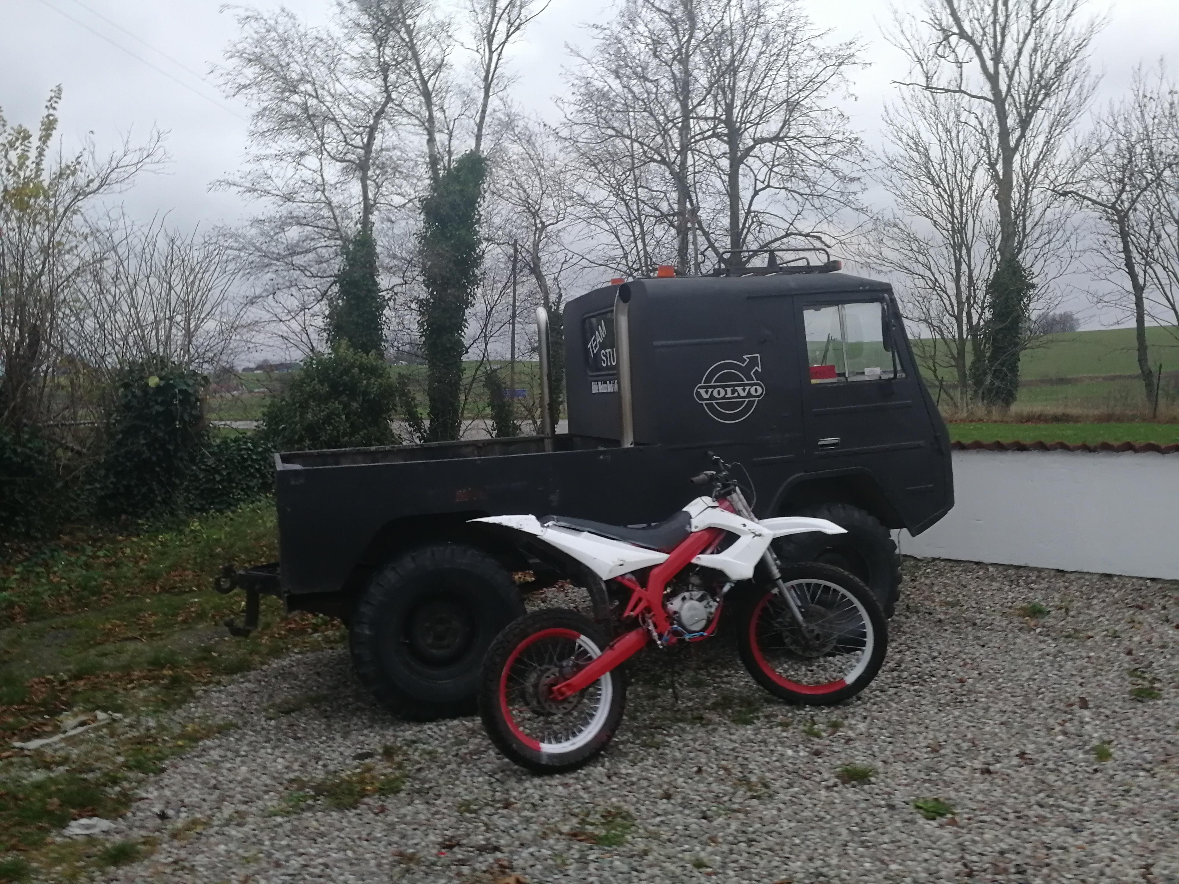 My volvo valp ute. | Scrolller