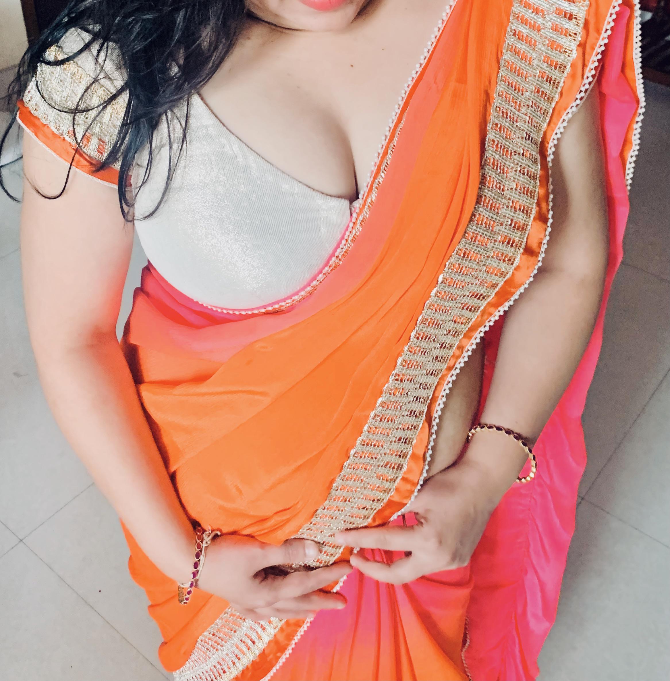 Wife in the traditional attire. Wish she had [C]elebrated holi in this saree. | Scrolller