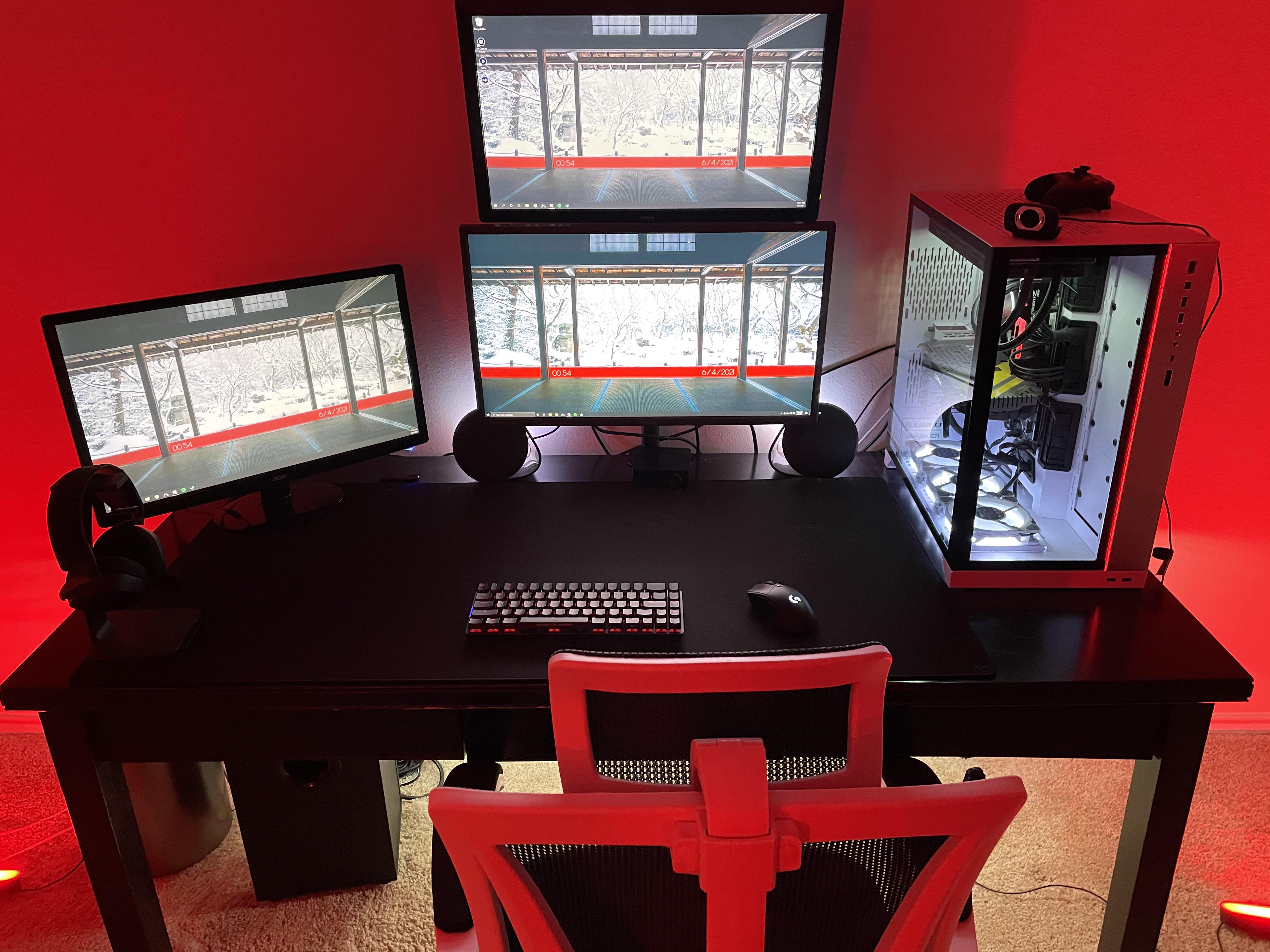 My work from home setup | Scrolller