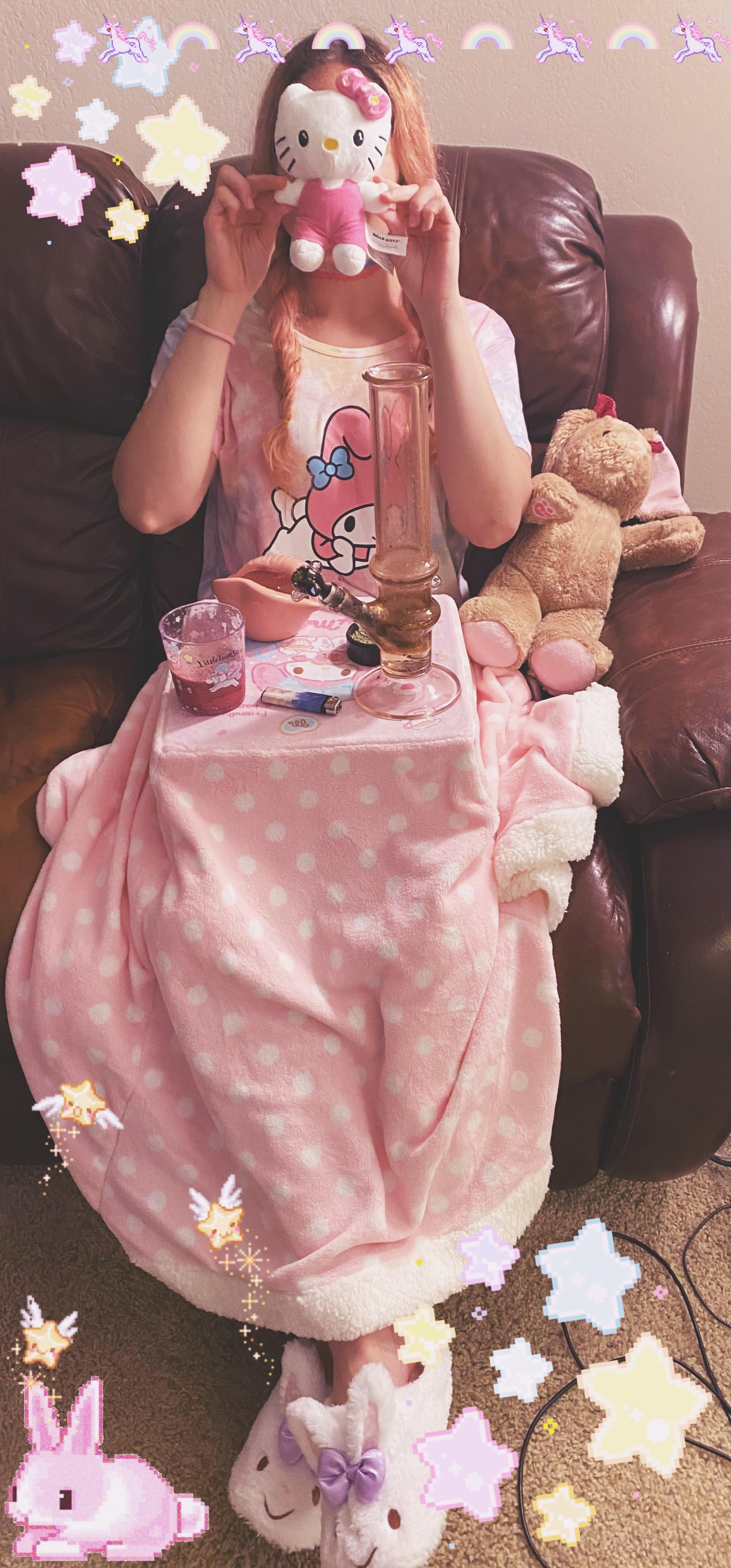 myMelody kotatsu is the best to be litty with hello Kitty 🌸🌿 stay lifted friends !! | Scrolller