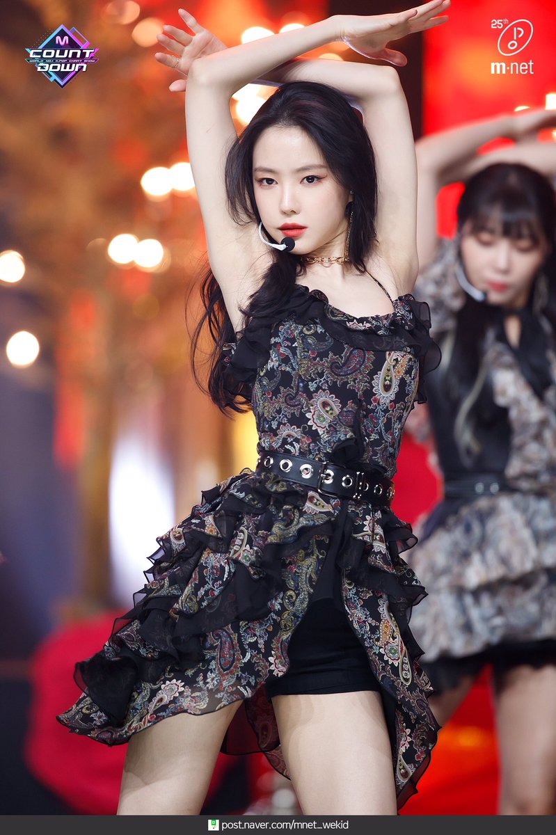 Naeun | Scrolller