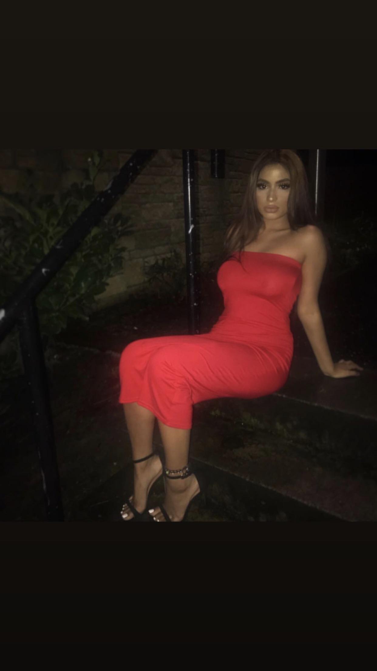 Naomi Akhtar | Scrolller