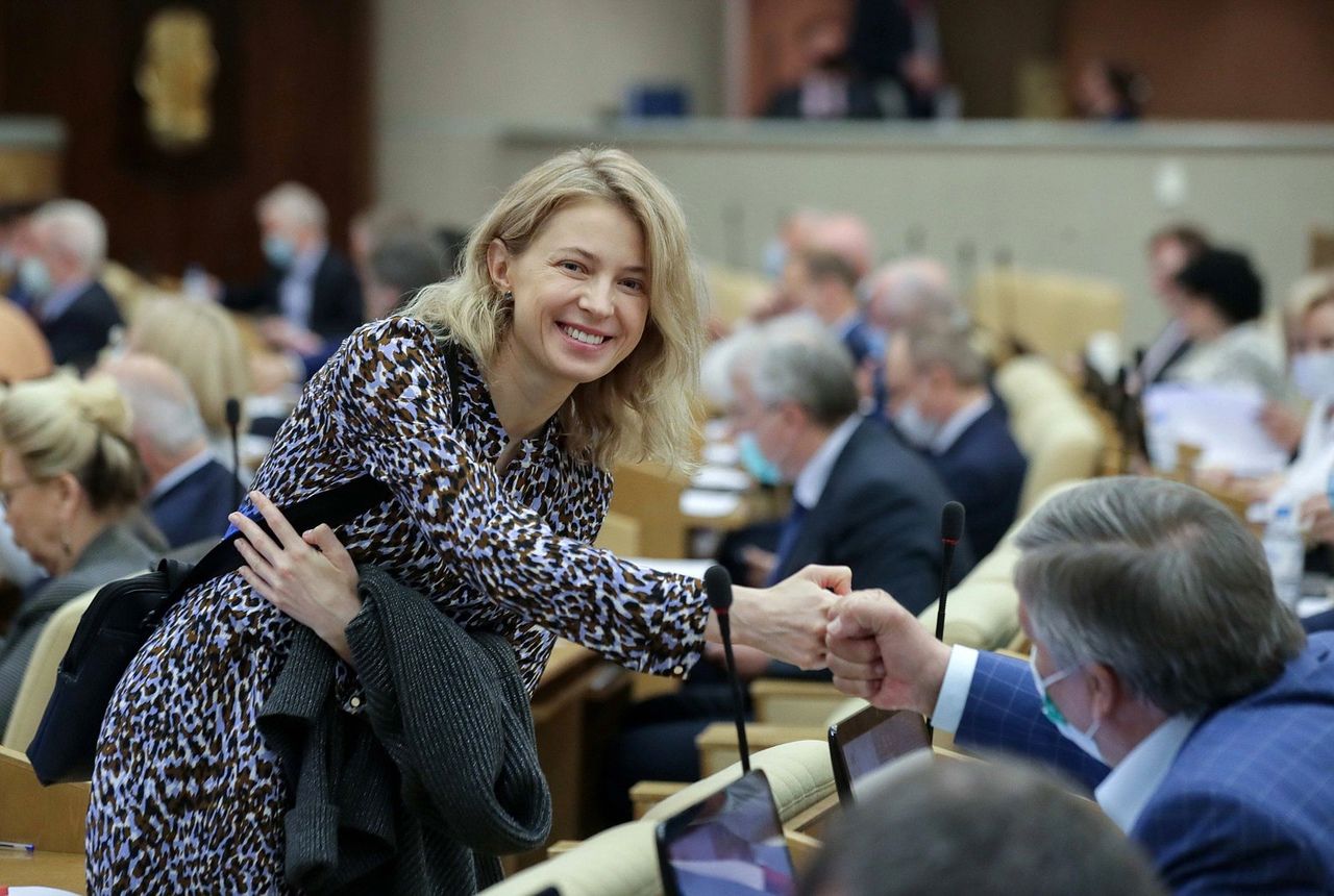 Natalia Back to work | Scrolller