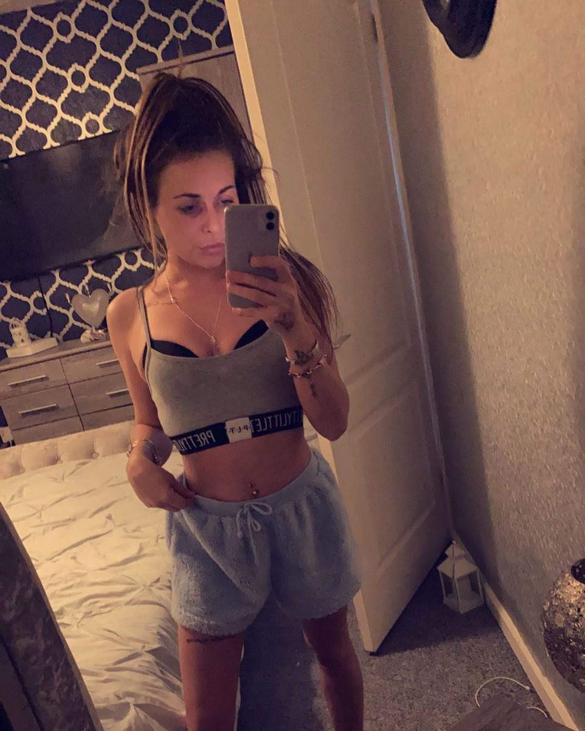 Naughty Chav Babe 🔥 | Scrolller