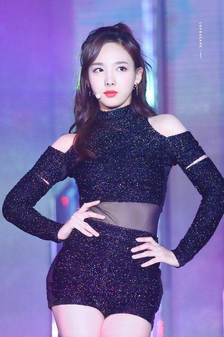 Nayeon | Scrolller