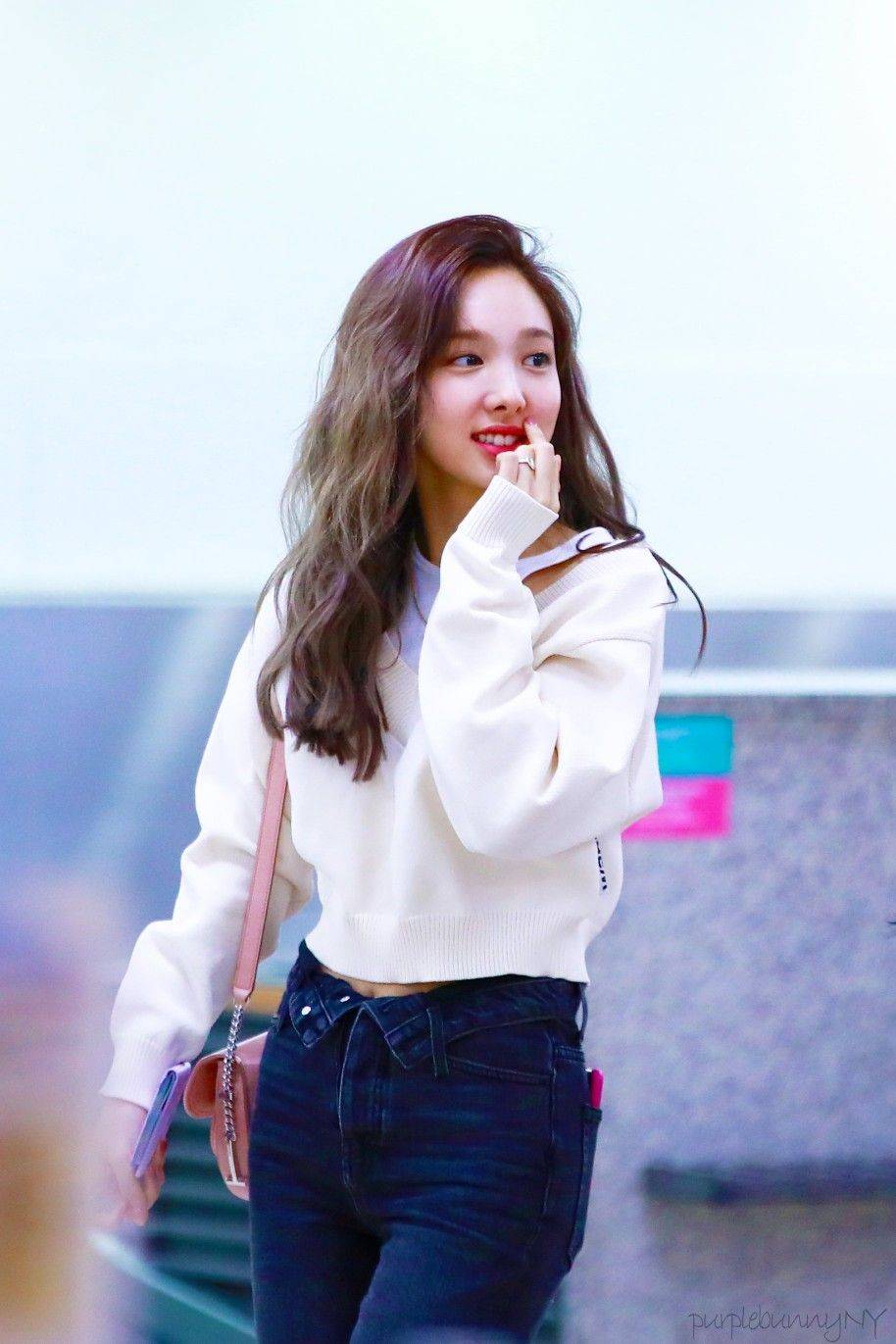 Nayeon | Scrolller