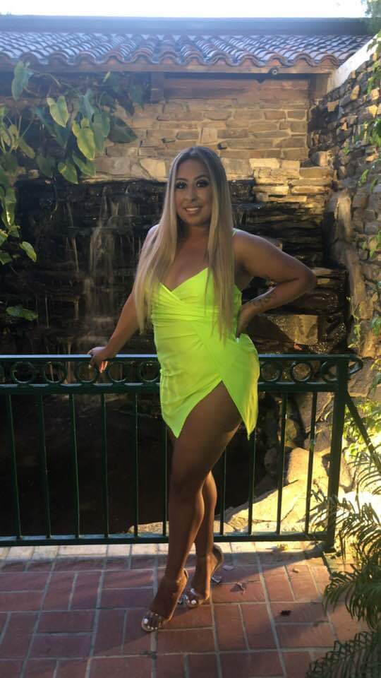 Neon dress for the win | Scrolller