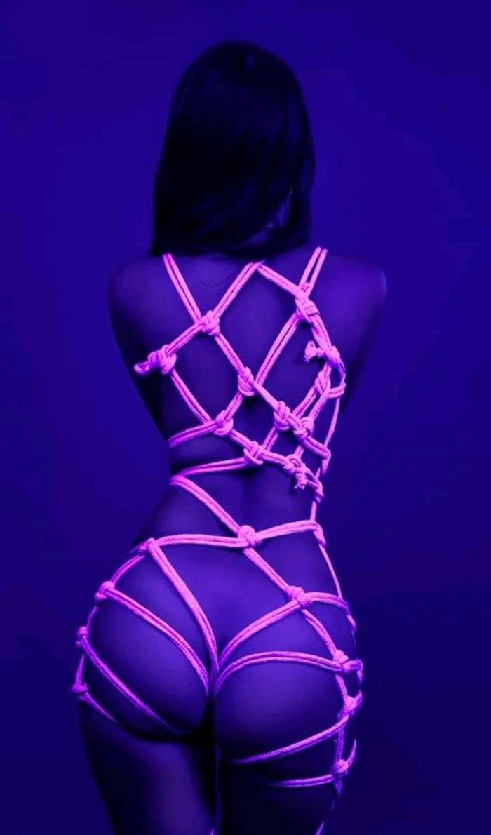 Neon Glow ➿ | Scrolller